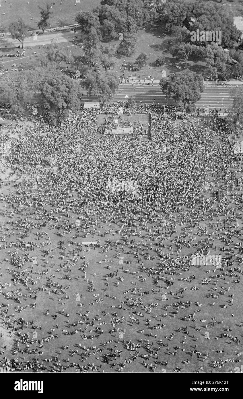 28 August 1963 Over 200.000 civil rights demonstrators marched into the ...
