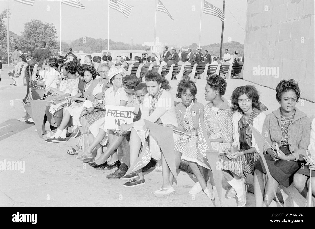 28 August 1963 Over 200.000 civil rights demonstrators marched into the ...