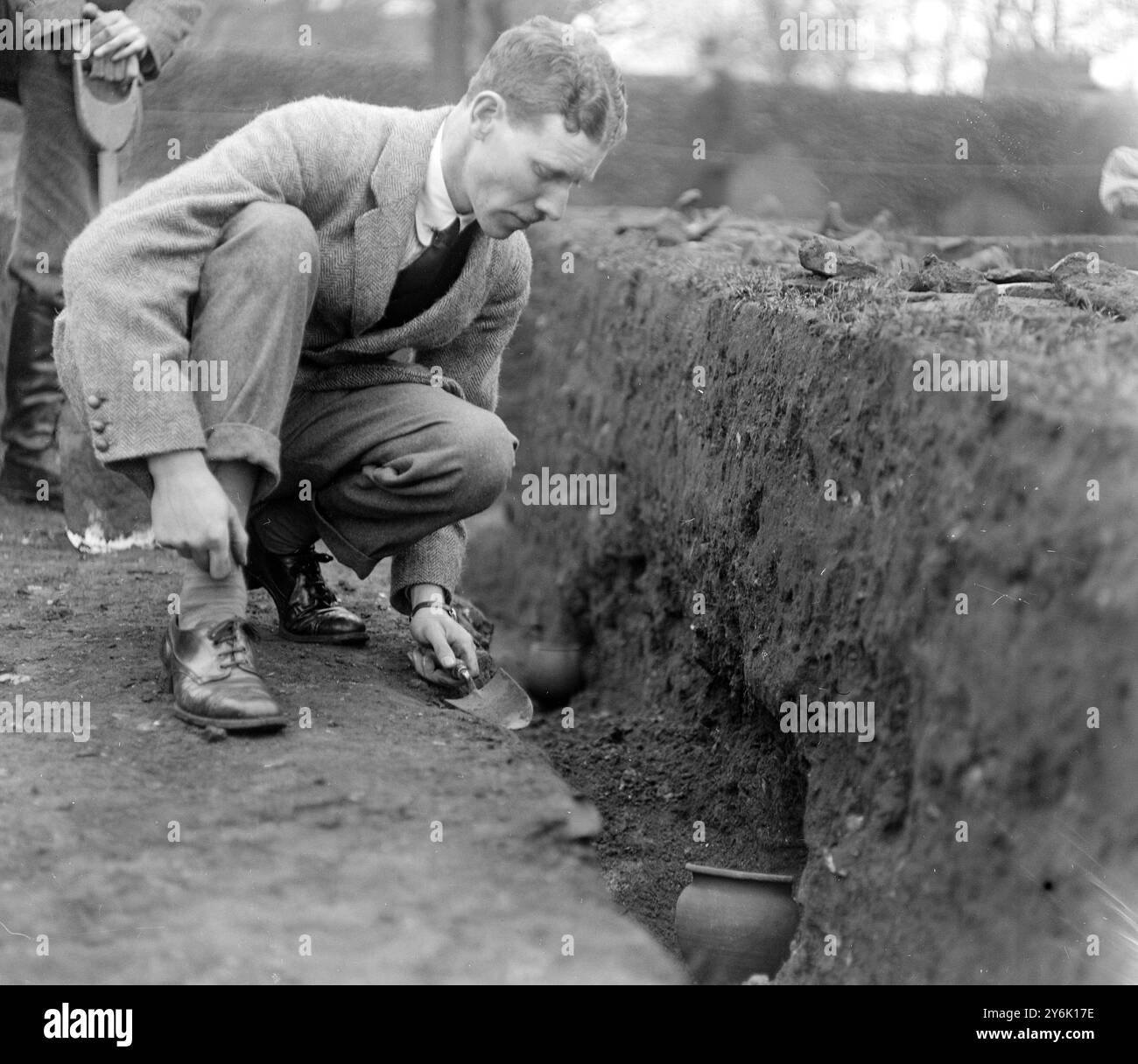 Roman relics unearthed at Colchester by Dr R E M Wheeler . 5 March 1920 ...