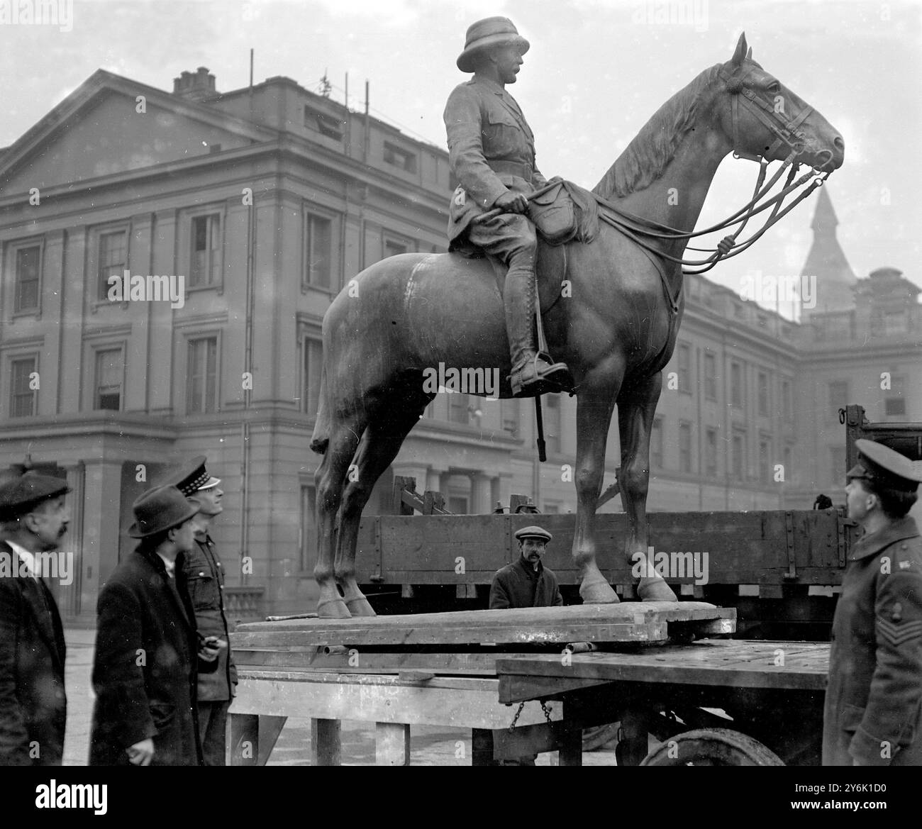 The equestrian statue of Lieutenant General Sir Stanley Maude , which ...