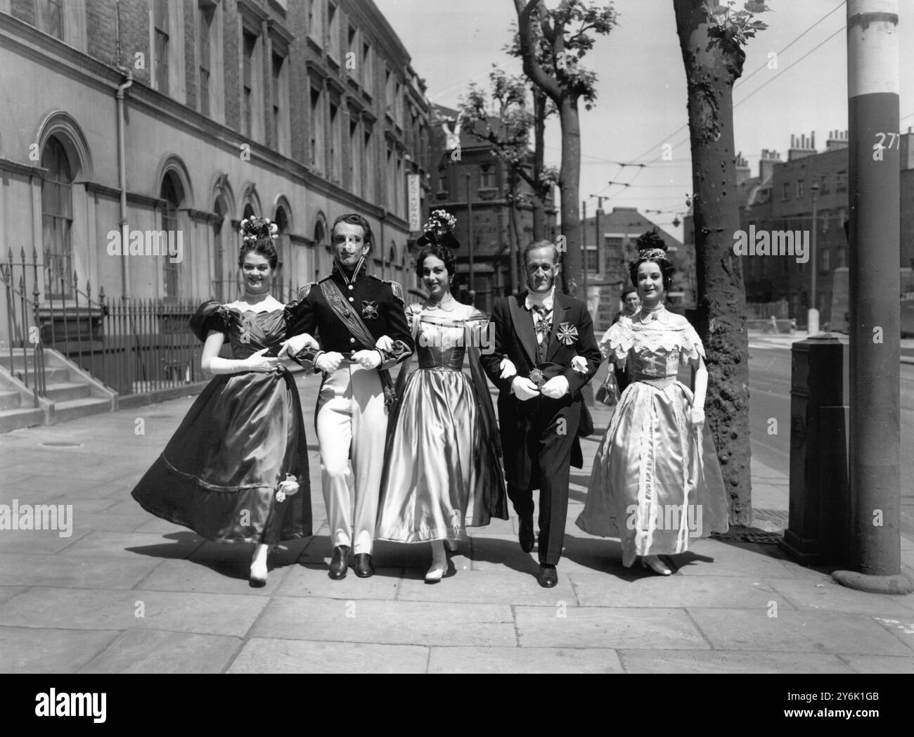 Stella Claire , David Gill , Pauline Wadsworth , Cecil Lloyd and ...