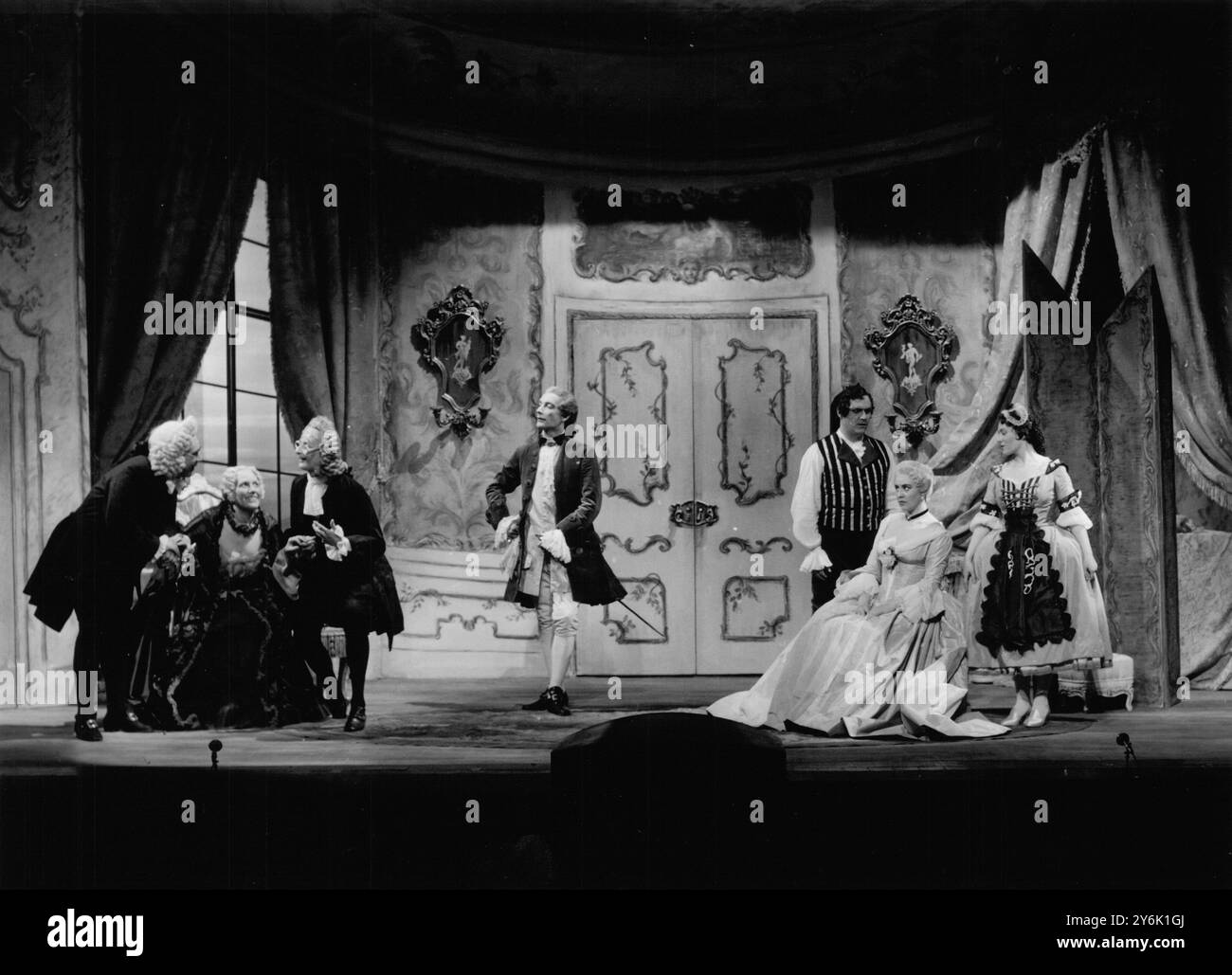1950s stage performer hi-res stock photography and images - Alamy