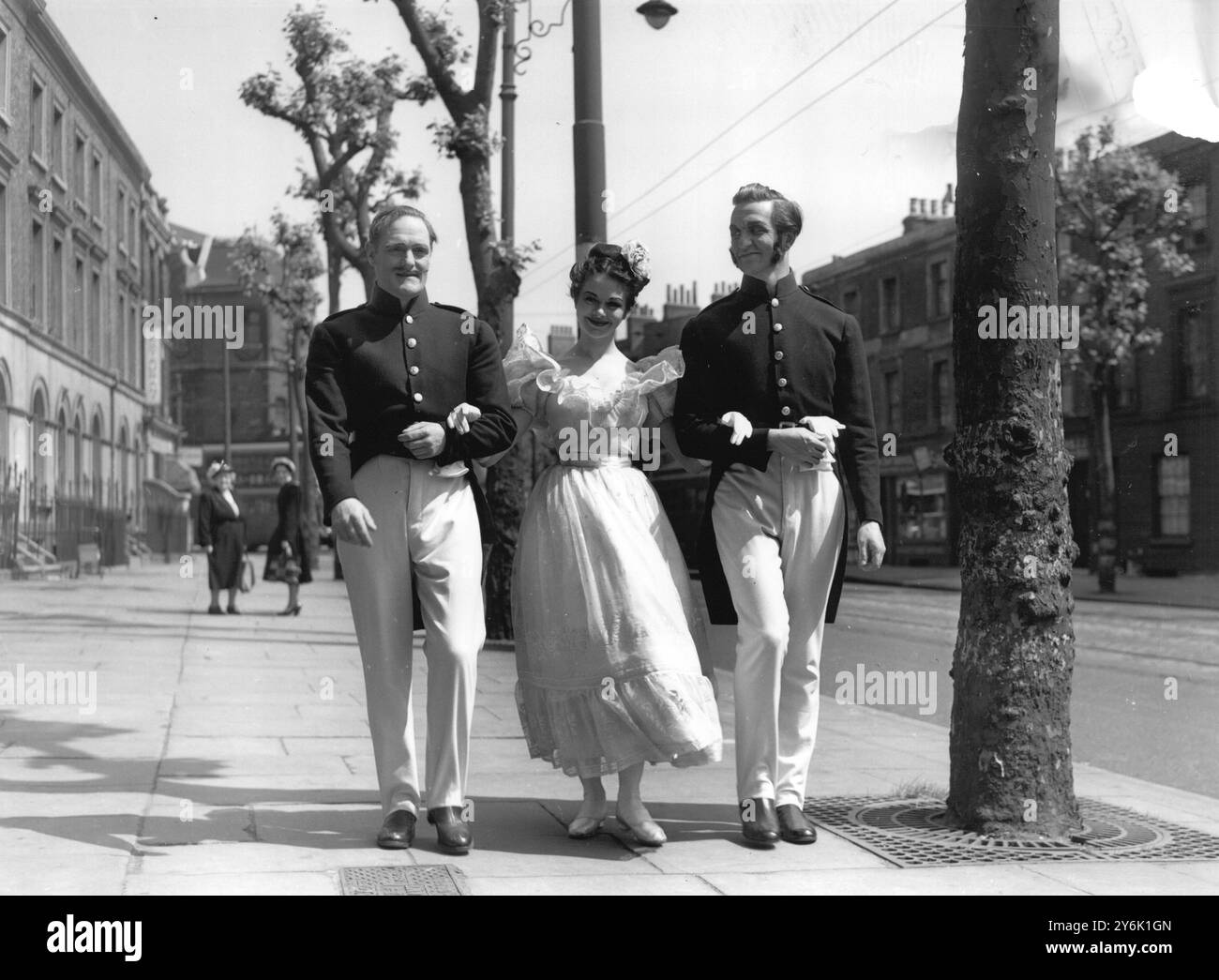 Stella Claire , David Gill , Pauline Wadsworth , Cecil Lloyd and ...