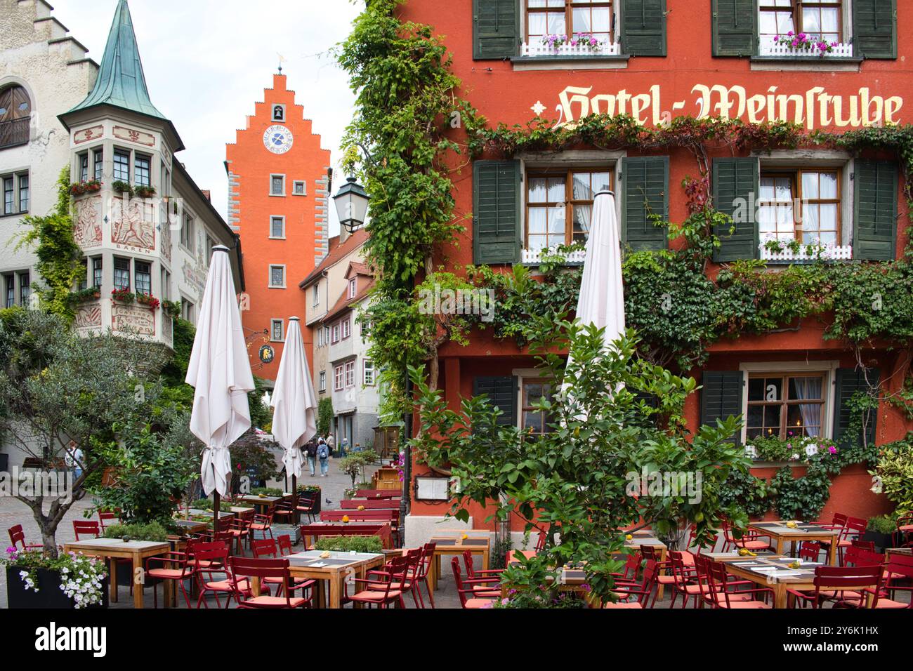 Meersburg, Lokal am Marktplatz mit Obertor *** Meersburg, restaurant on ...