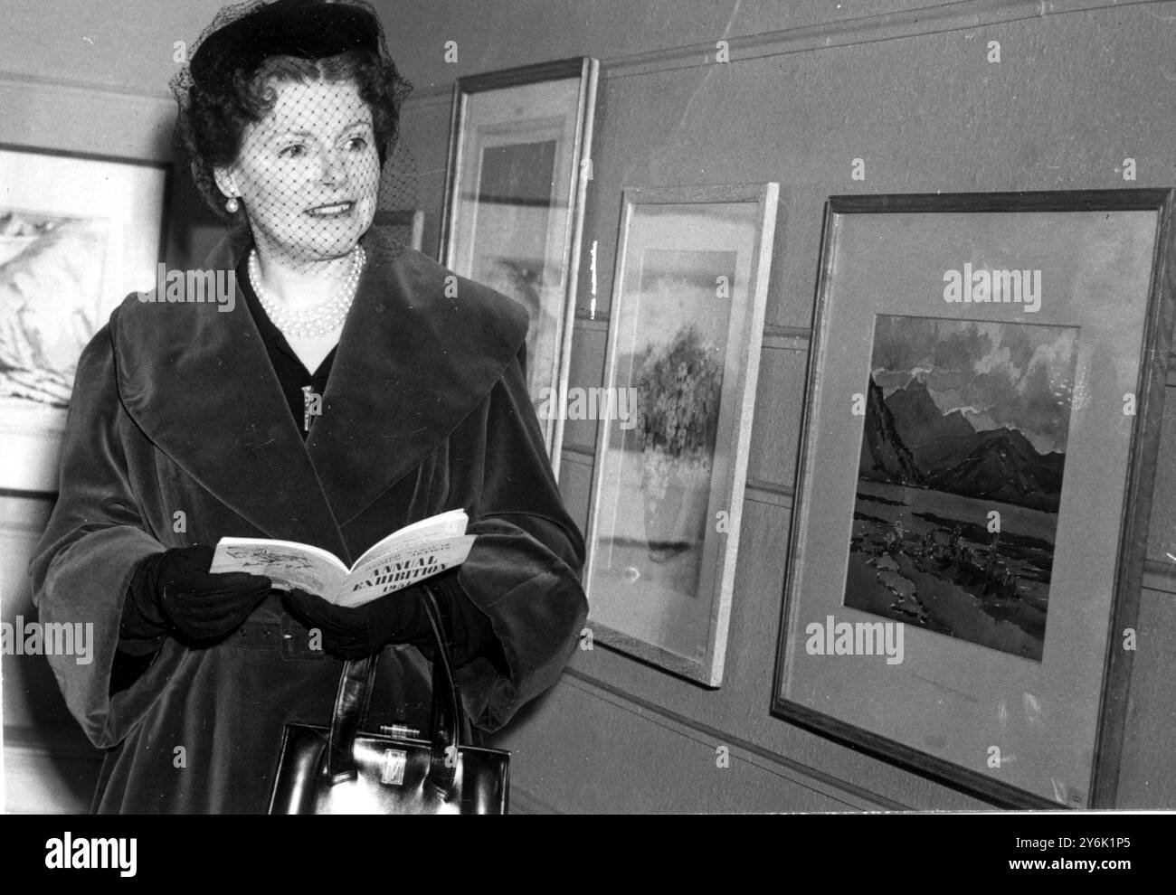 Edinburgh : The Countess of Minto , wearing an attractive Marie Stuart ...