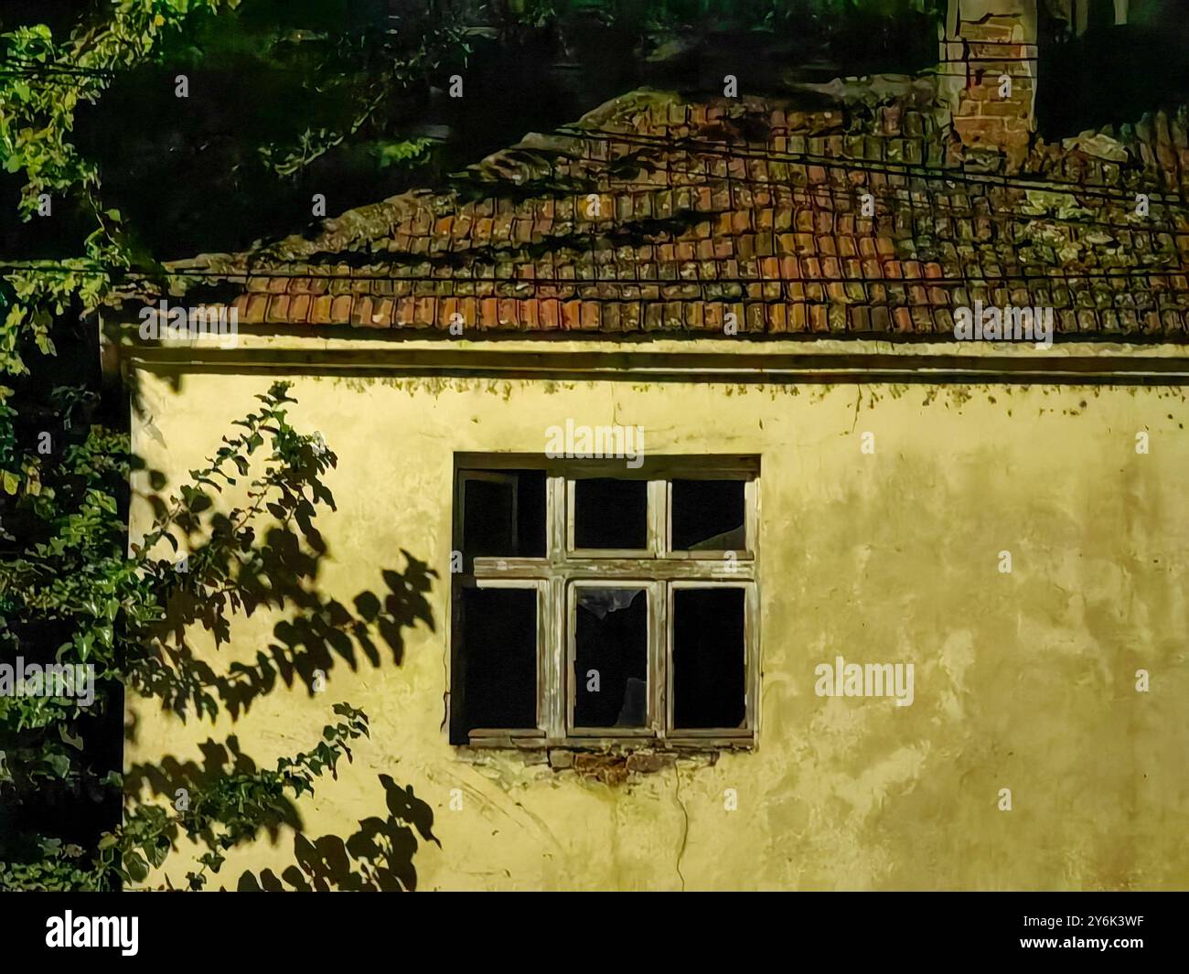 Nobody Lives Here Anymore: The Abandoned House Stock Photo - Alamy
