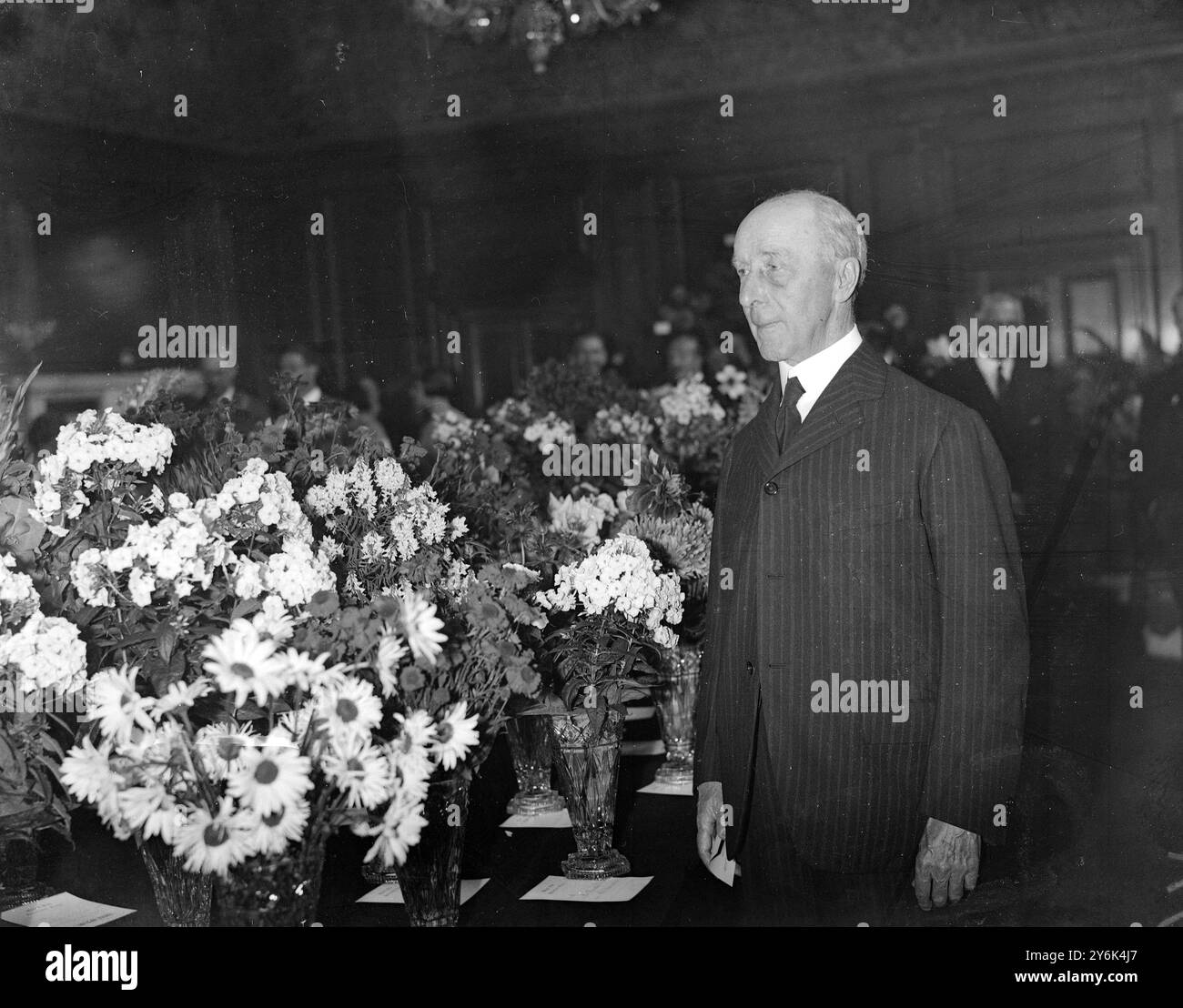 Chairman show Black and White Stock Photos & Images - Alamy