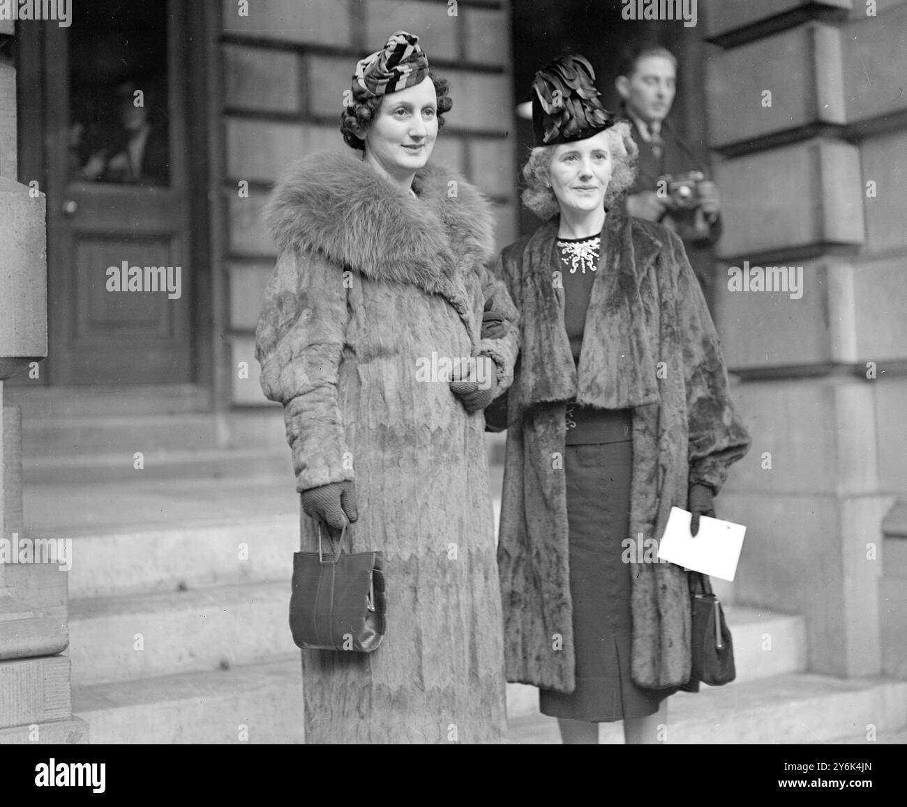 Scottish Art Exhibition at Burlington House . Mrs Gladwyn Jebb and Mrs ...