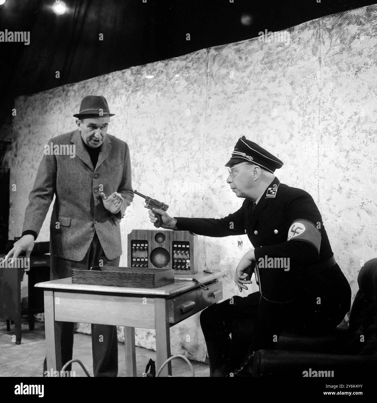 Actor Bill Fraser ( right ) , better known as ' Snudge ' in the ...