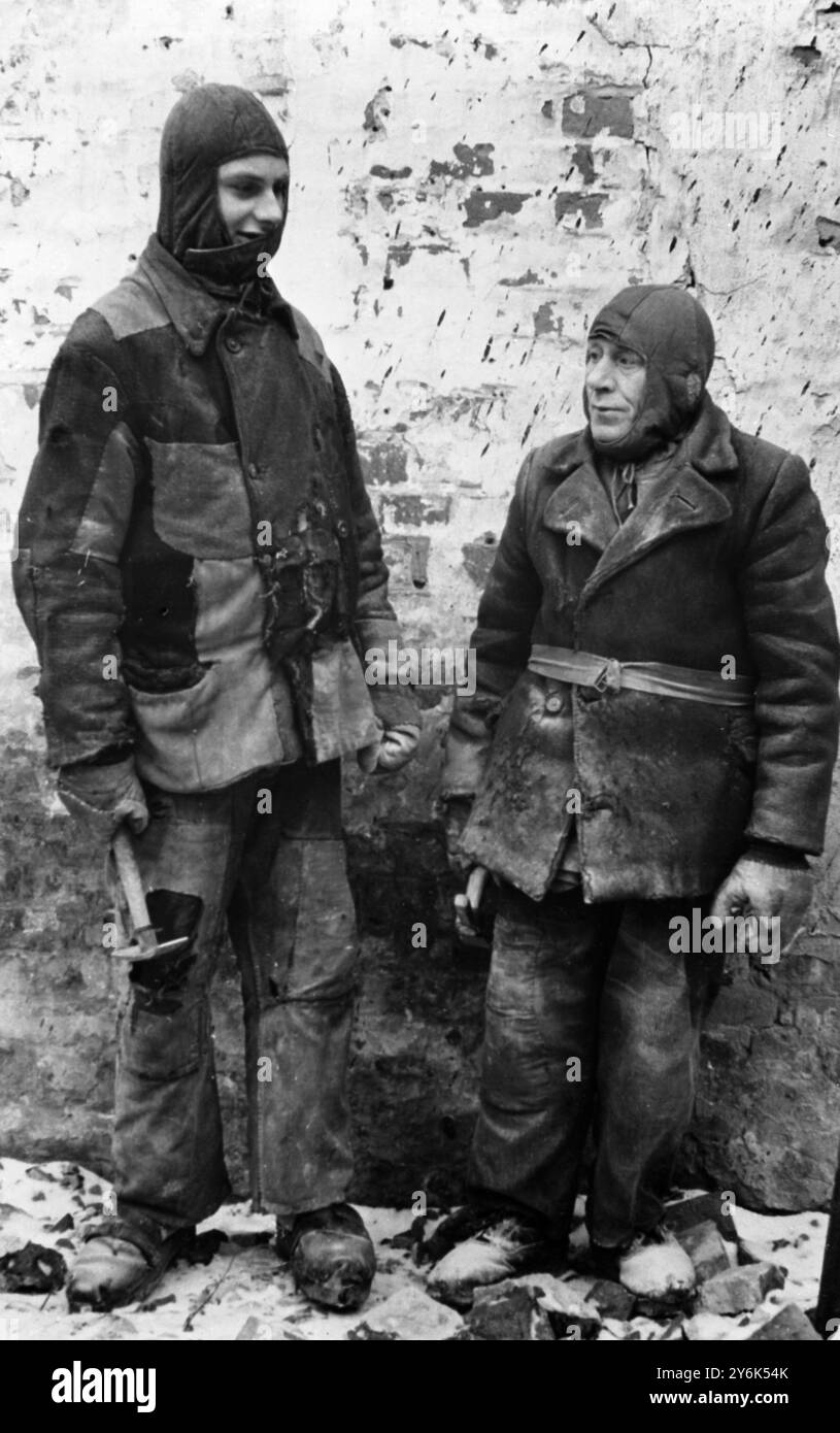 Dressed in rags hi-res stock photography and images - Alamy