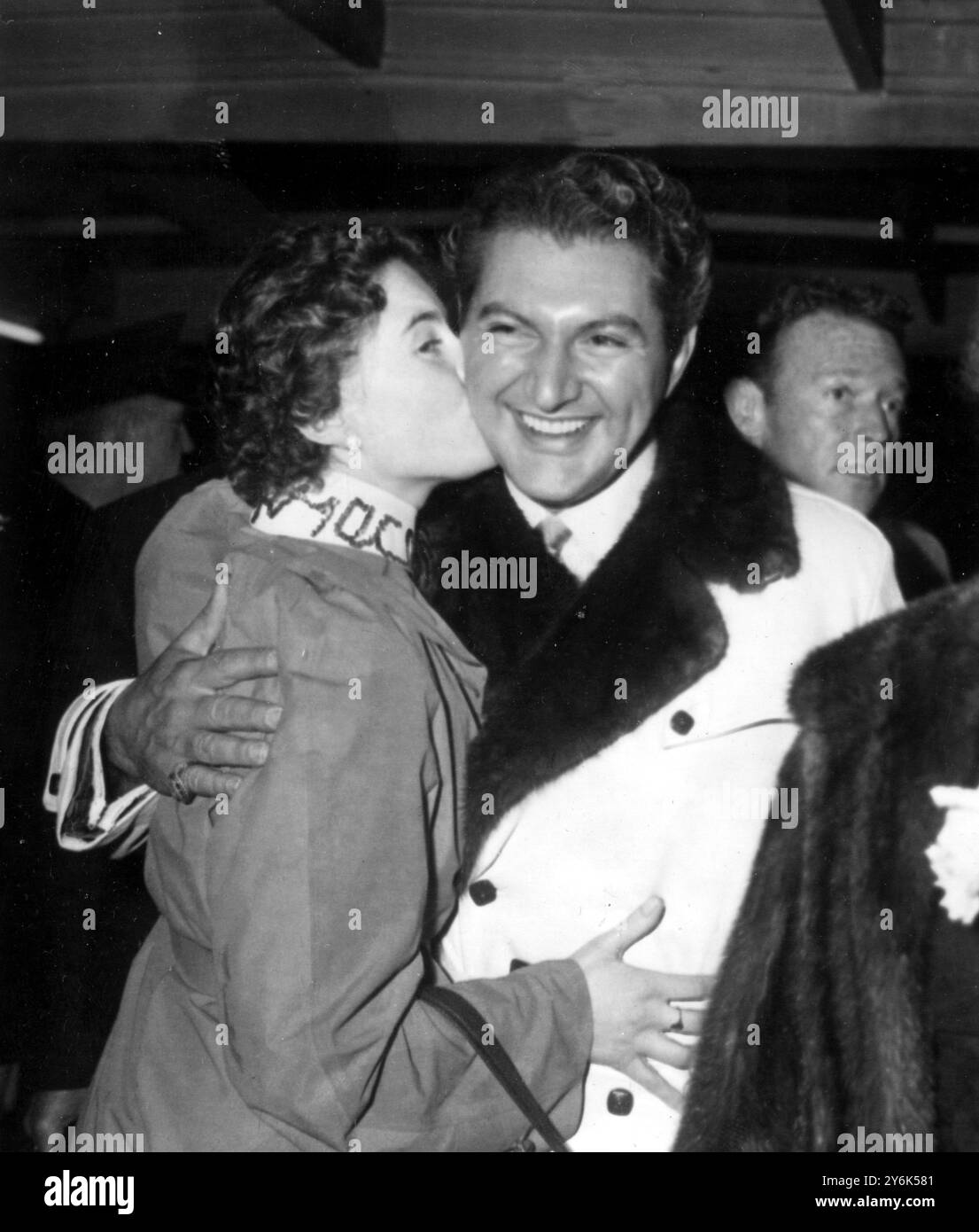 Liberace the famous American TV pianist to arrive at London Airport ...