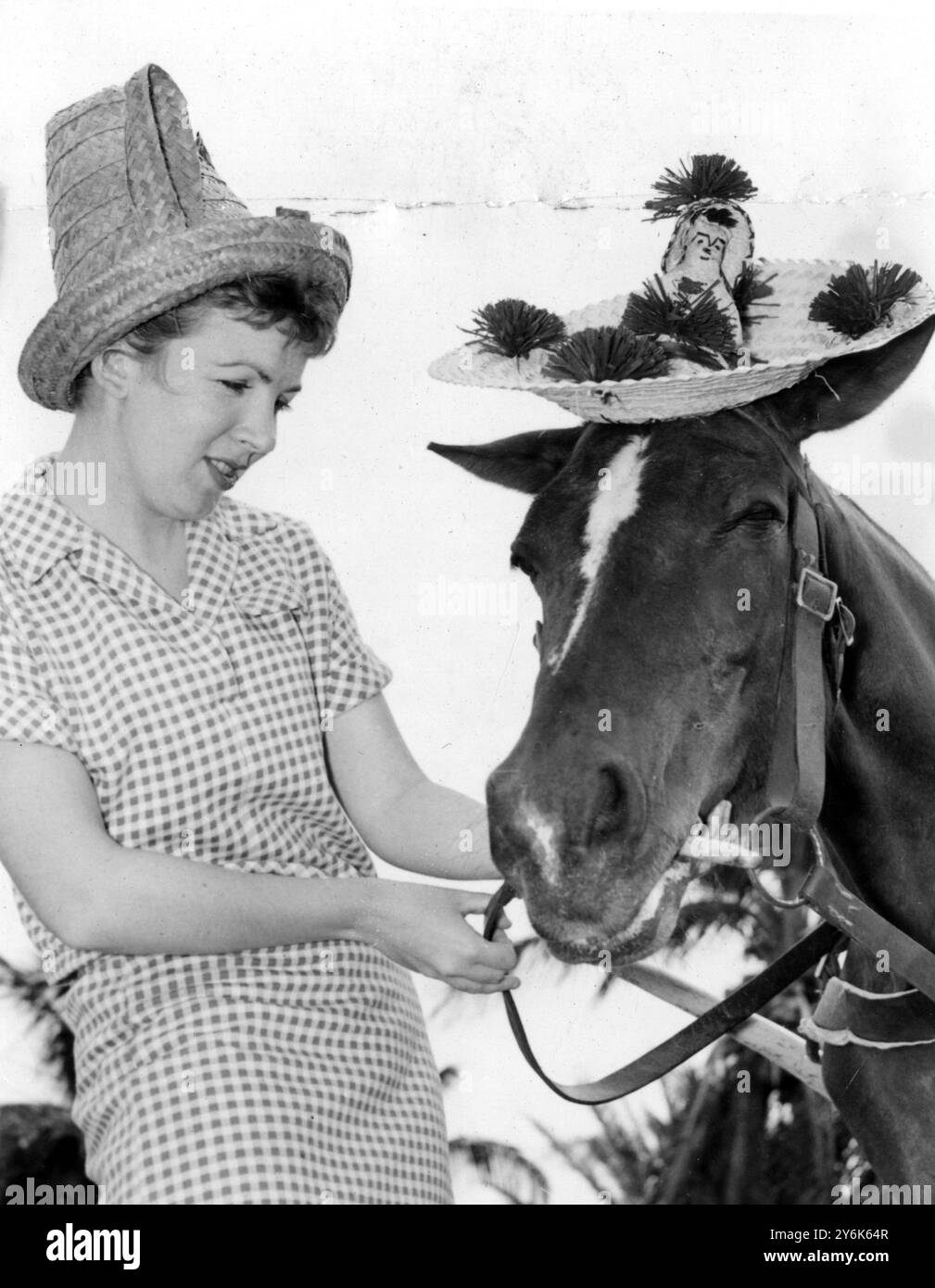 Easter Bonnets Eileen Wilson with " Antonia " the horse . 22 March 1958 ...