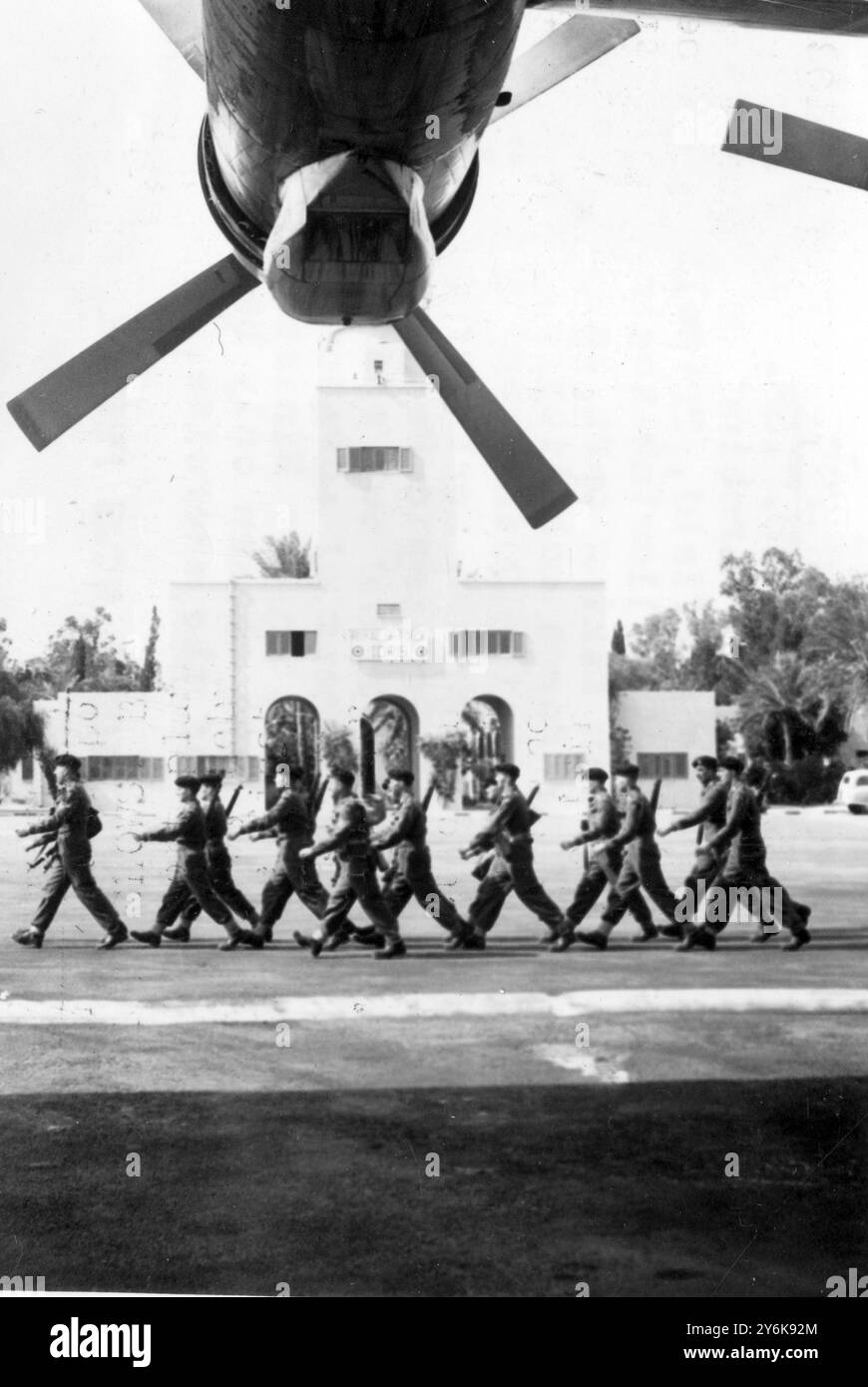 British soldiers marching from Black and White Stock Photos & Images ...