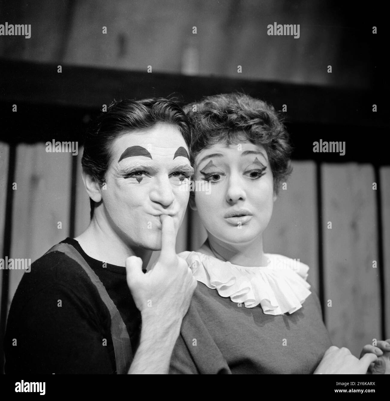 Actress Anna Quayle and with singer Anthony Newley caught by camera in ...