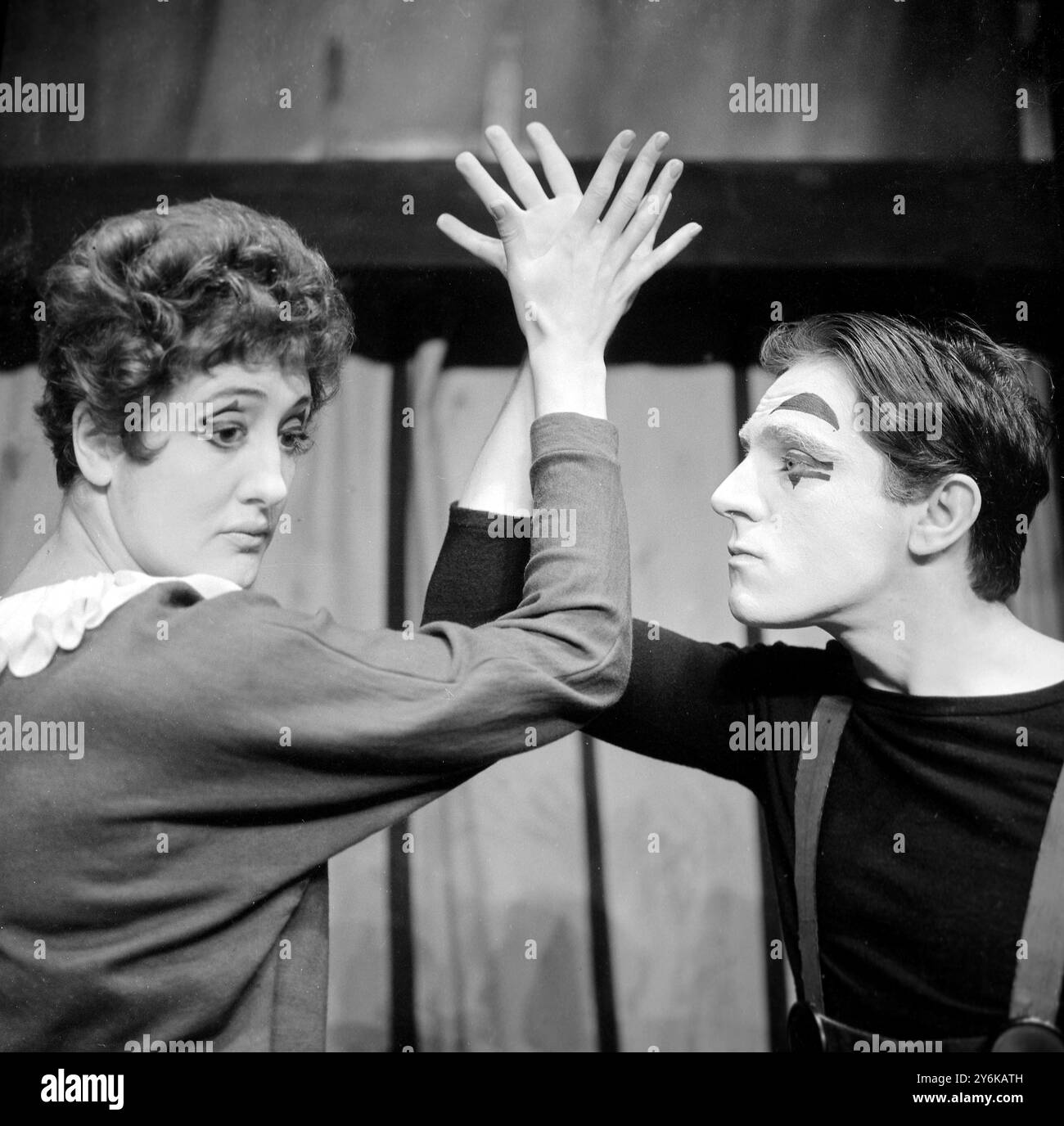 Actress Anna Quayle and with singer Anthony Newley caught by camera in ...