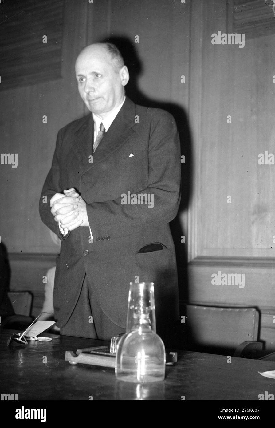 Kurt Hahn, Head of Gordonstoun School. 1949 Stock Photo - Alamy