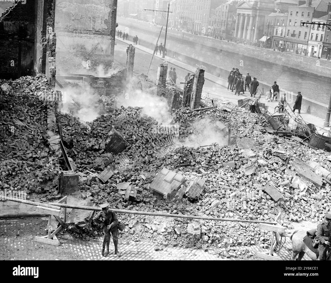 Easter Rising (originally captioned The Dublin rebellion) Large ...