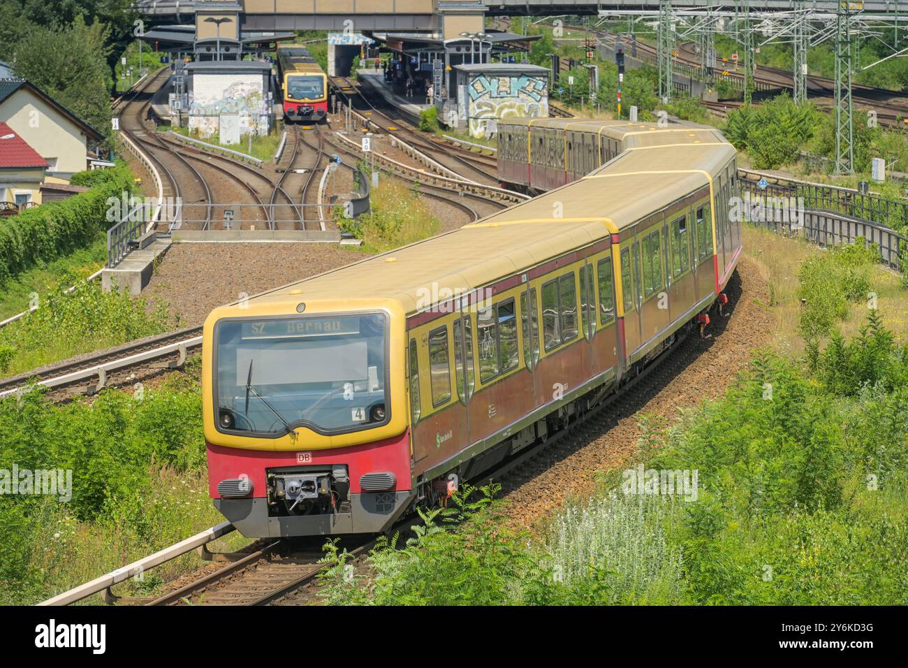 S2 am S-Bahnhof Bornholmer Straße, Mitte, Berlin, Deutschland Stock ...