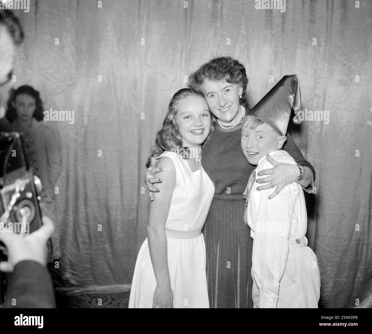 Children's story author ENID BLYTON with 15 year old GLORIA JOHNSON and ...