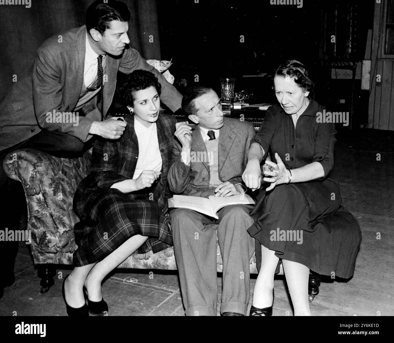 Miriam karlin hi-res stock photography and images - Alamy