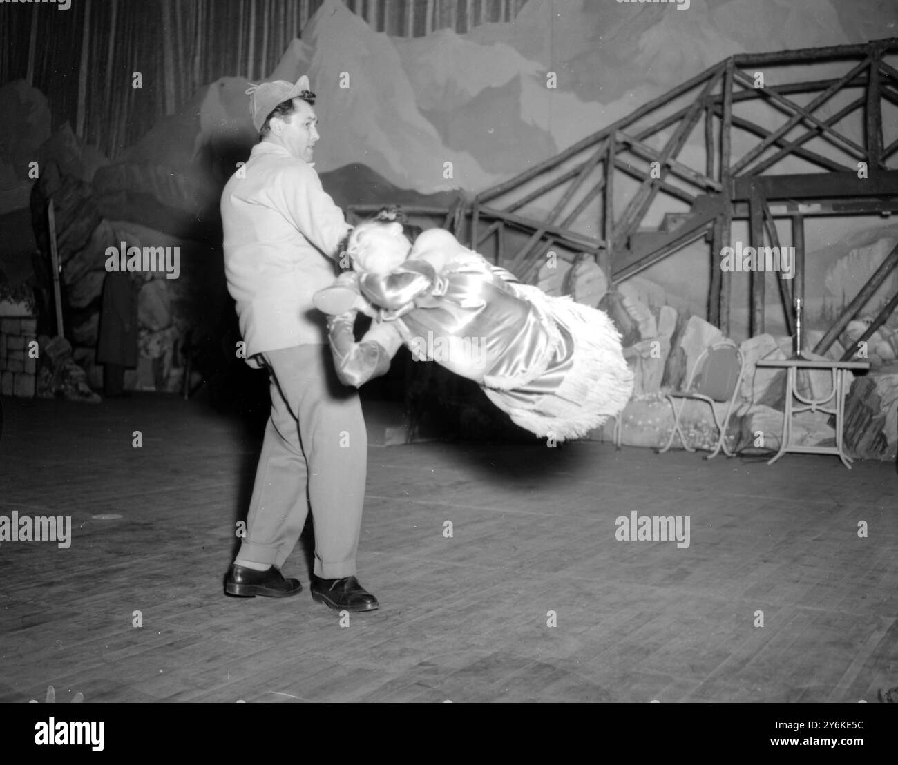 Joe and Evie Slack : on arrival from Chicago for the London Melody at ...