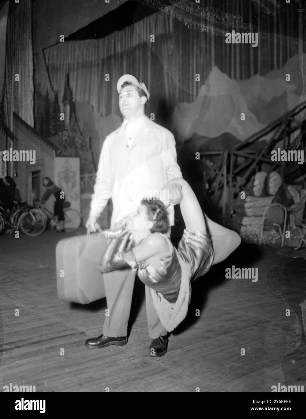 Joe and Evie Slack : on arrival from Chicago for the London Melody at ...