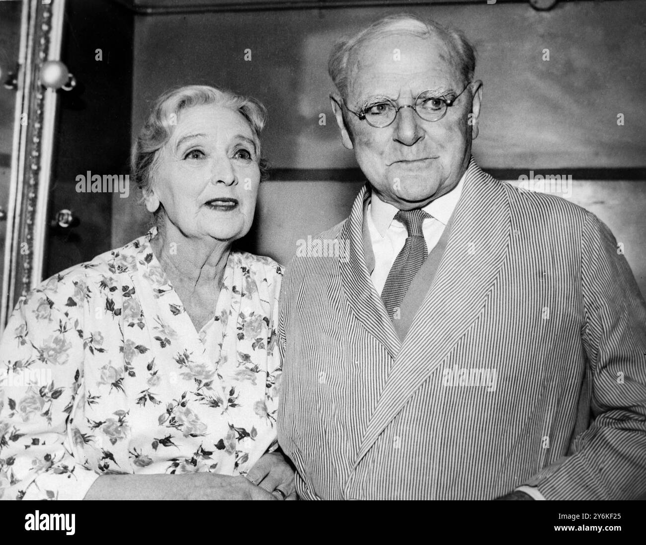 Dame Sybil Thorndike and her husband Sir Lewis Casson in their dressing ...