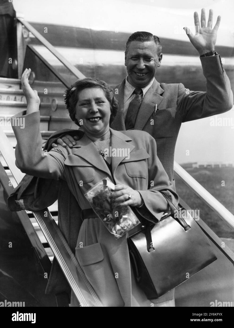 George Formby and his wife Beryl at London Airport 1953 Stock Photo - Alamy