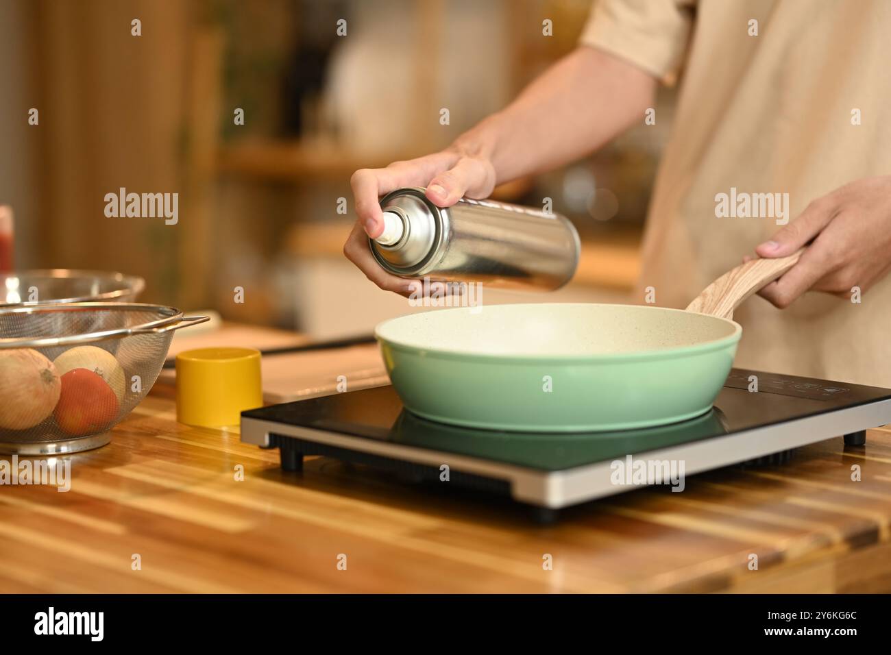 Spraying stove hi-res stock photography and images - Alamy
