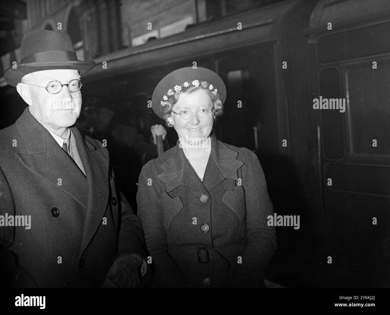 Leonard pearce Black and White Stock Photos & Images - Alamy