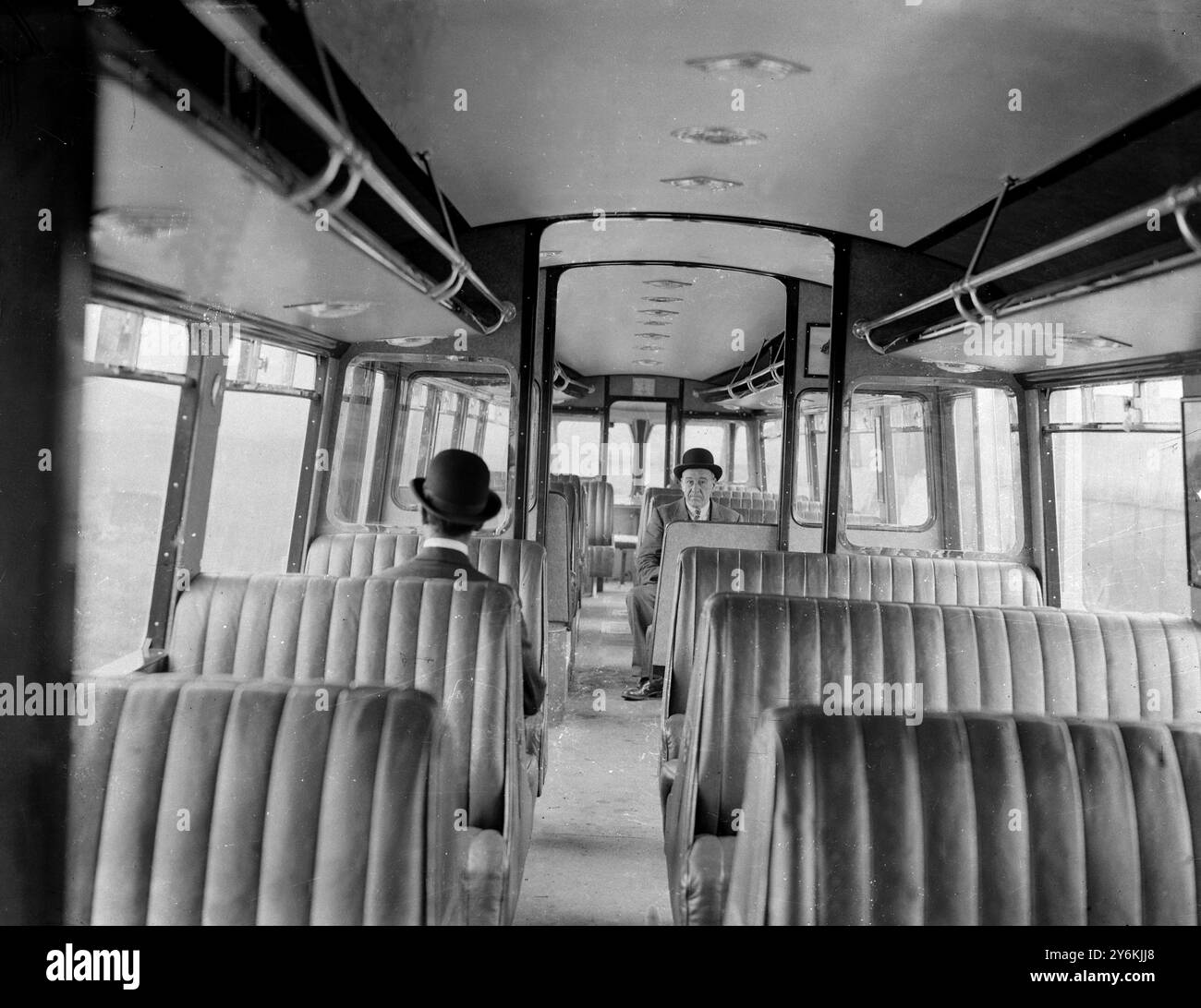 The new streamlined Rail Car to be used by the Great Western Railway on ...