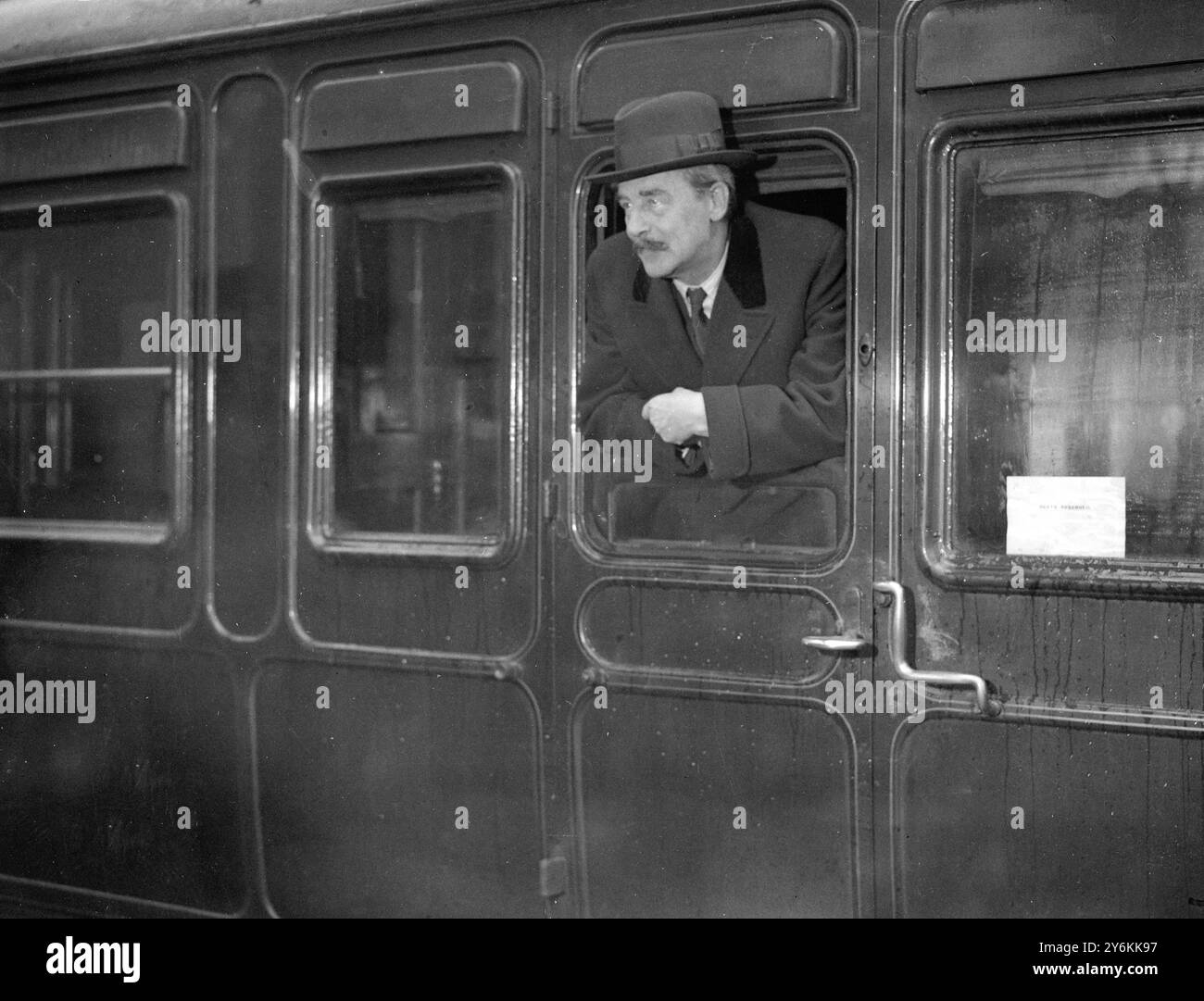 Sir Ronald Lindsay returns to U.S.A. from Waterloo Station on 14 ...