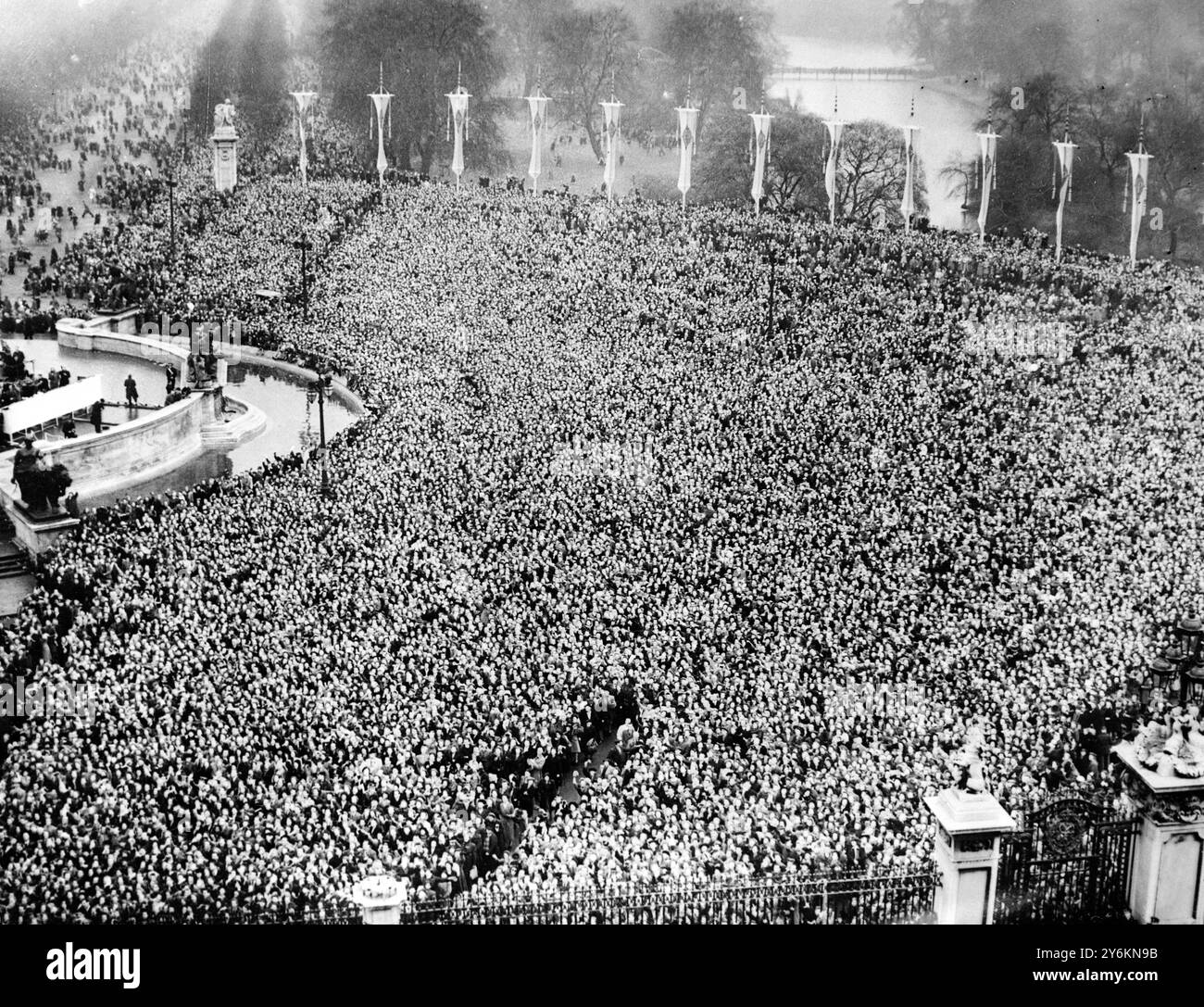 Royal Wedding. H.R.H Princess Elizabeth and Duke of Edinburgh. View from the top of Buckingham ...