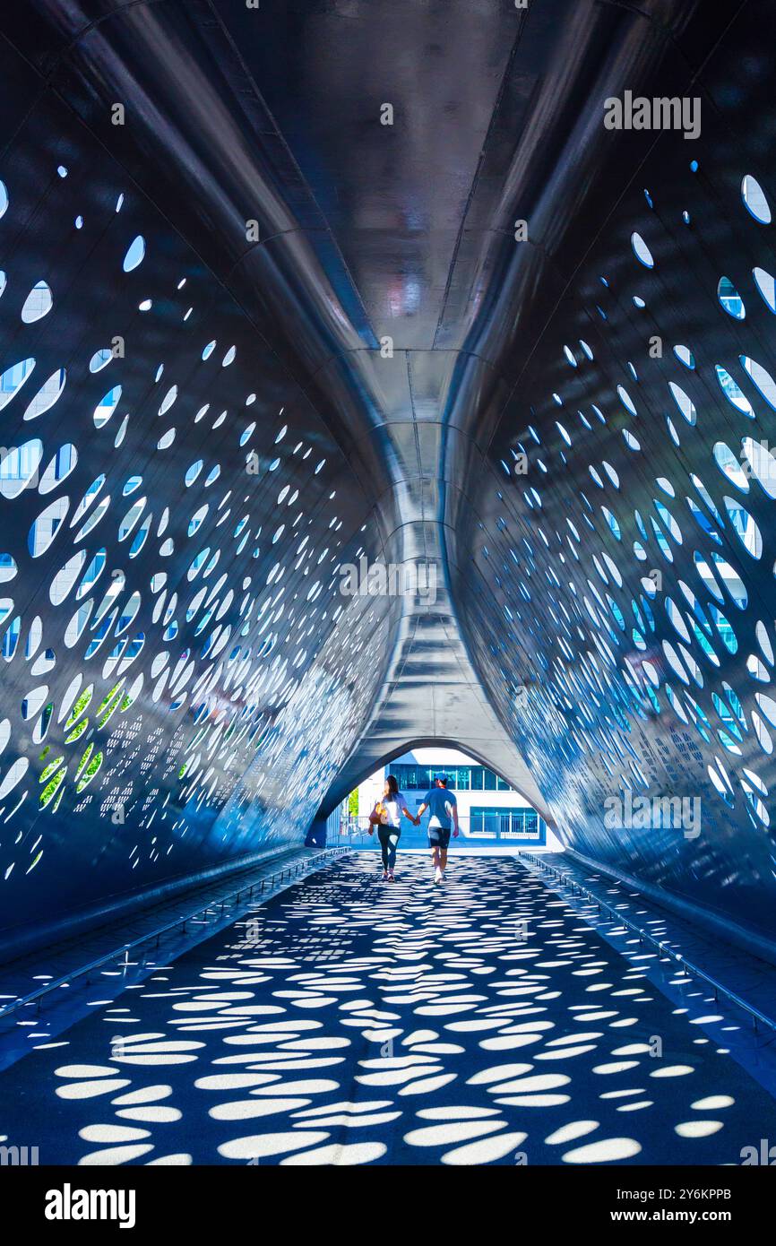 Antwerp park bridge pedestrians hi-res stock photography and images - Alamy