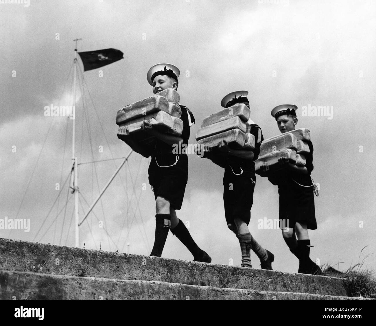 London sea scouts camp at Greenhithe, Kent on the shores of the river ...
