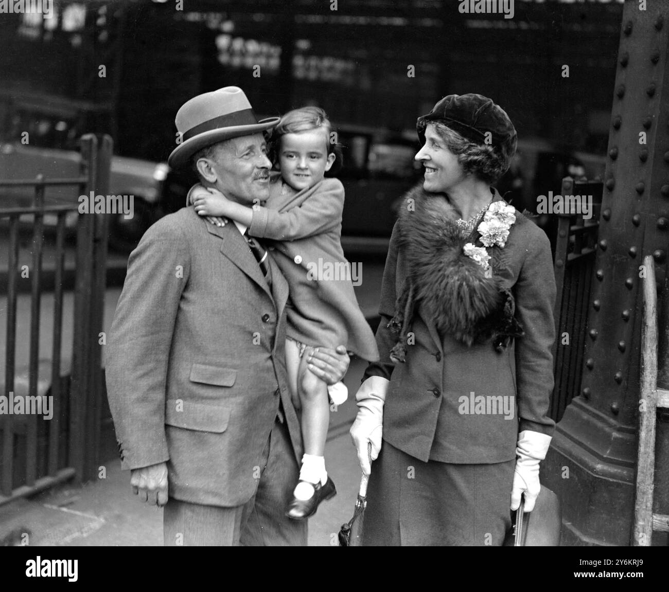 Lady hankey hi-res stock photography and images - Alamy