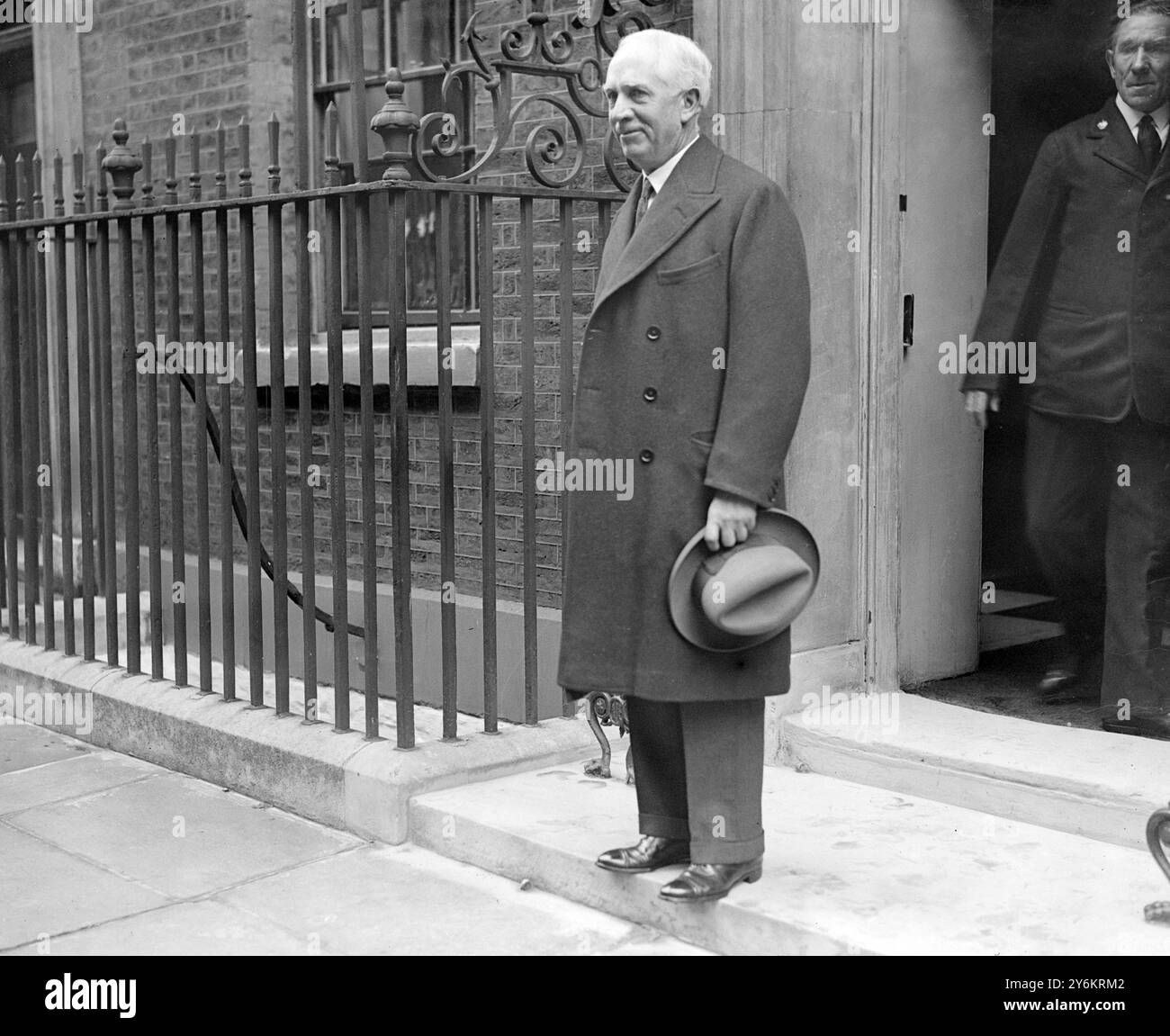 On the steps of 10 Downing Street Mr Norman Davis, U.S. Ambassador "at ...