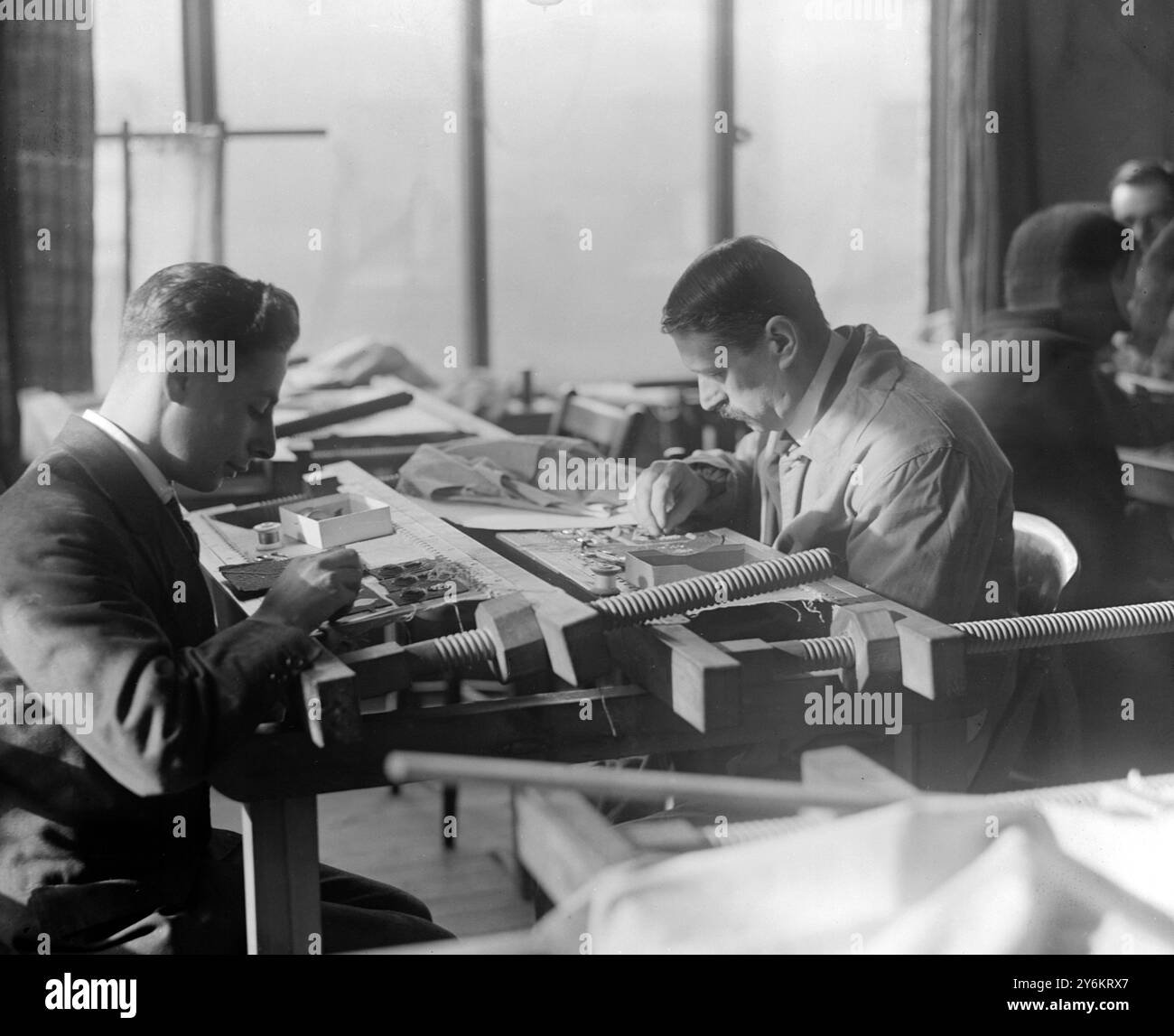 Naval cap badges hi-res stock photography and images - Alamy