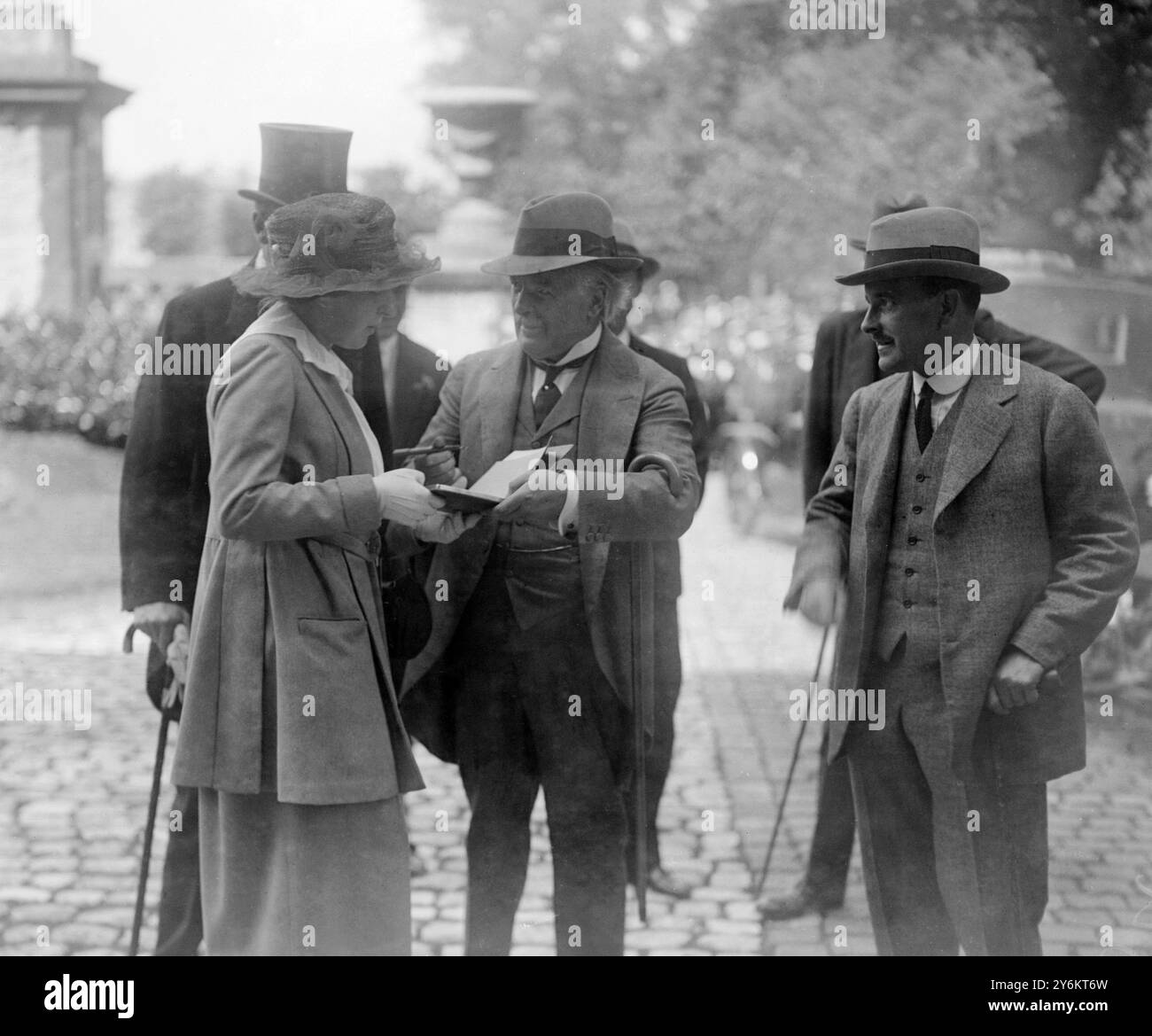 The Spa Conference Mr Lloyd George And An Autograph Hunter 4 July 1920