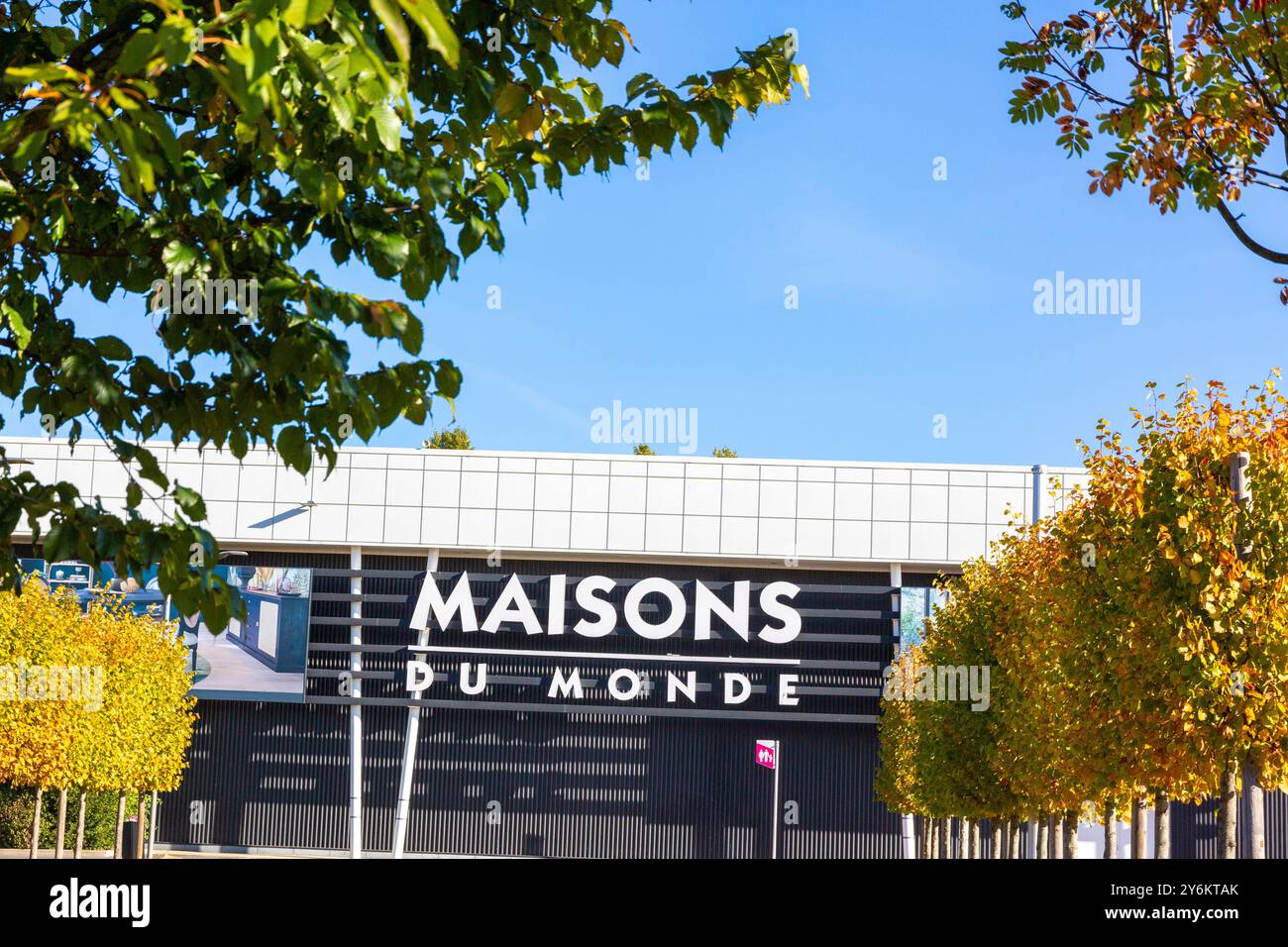 Maisons du Monde company sign Stock Photo - Alamy