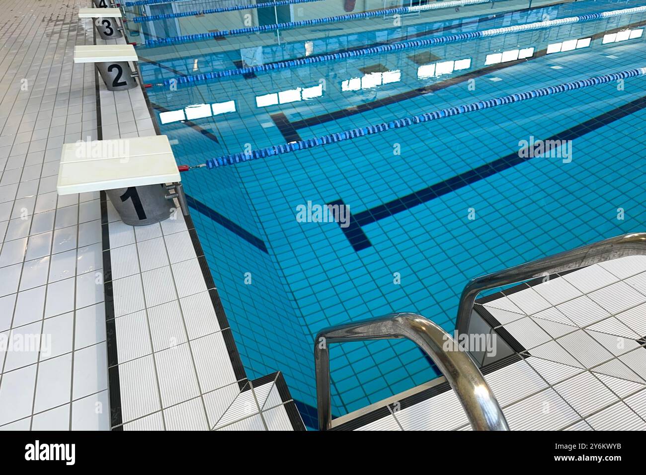 Swimming pool without people Stock Photo - Alamy