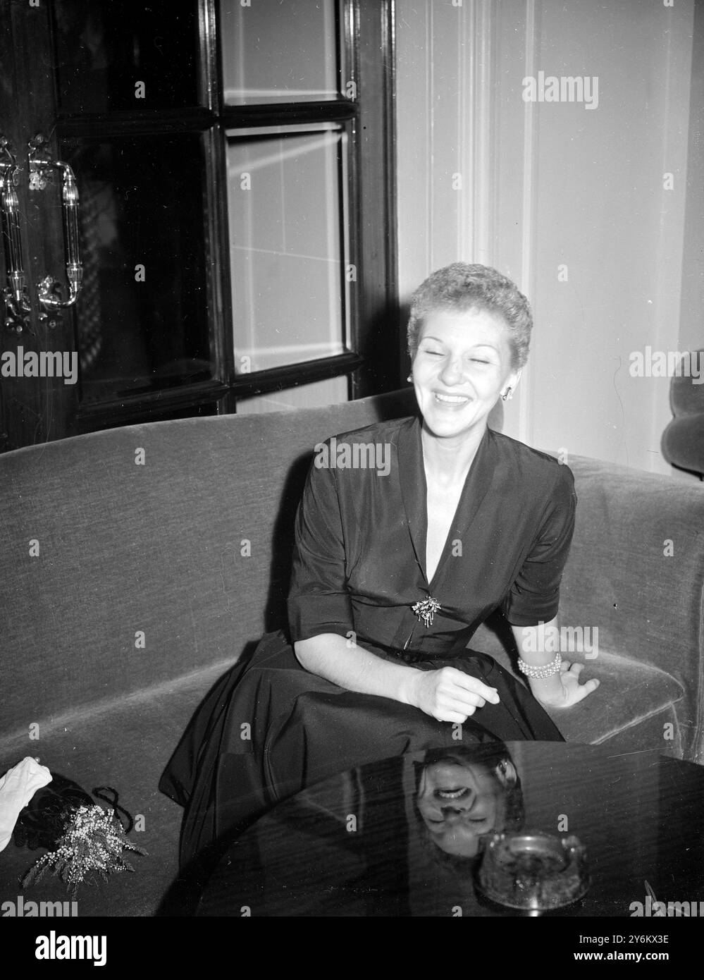 London: The happy expression of lovely American singer Mary Martin is ...