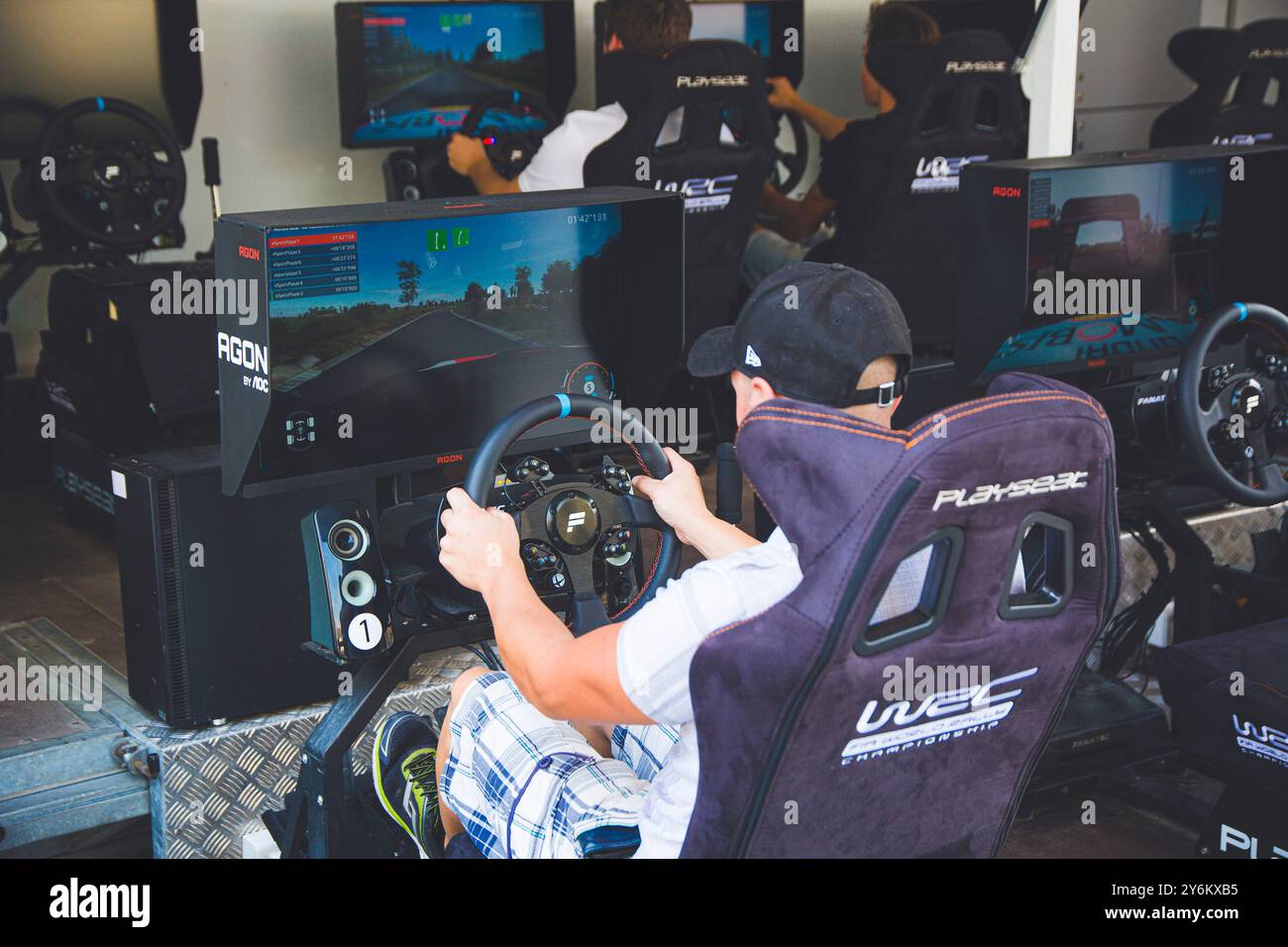 Motor racing simulator Stock Photo - Alamy