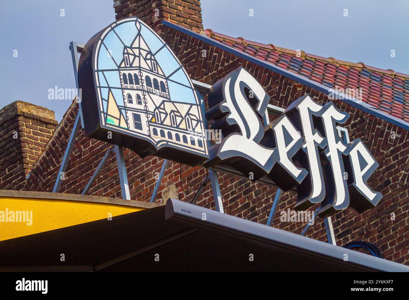 Leffe logo hi-res stock photography and images - Alamy