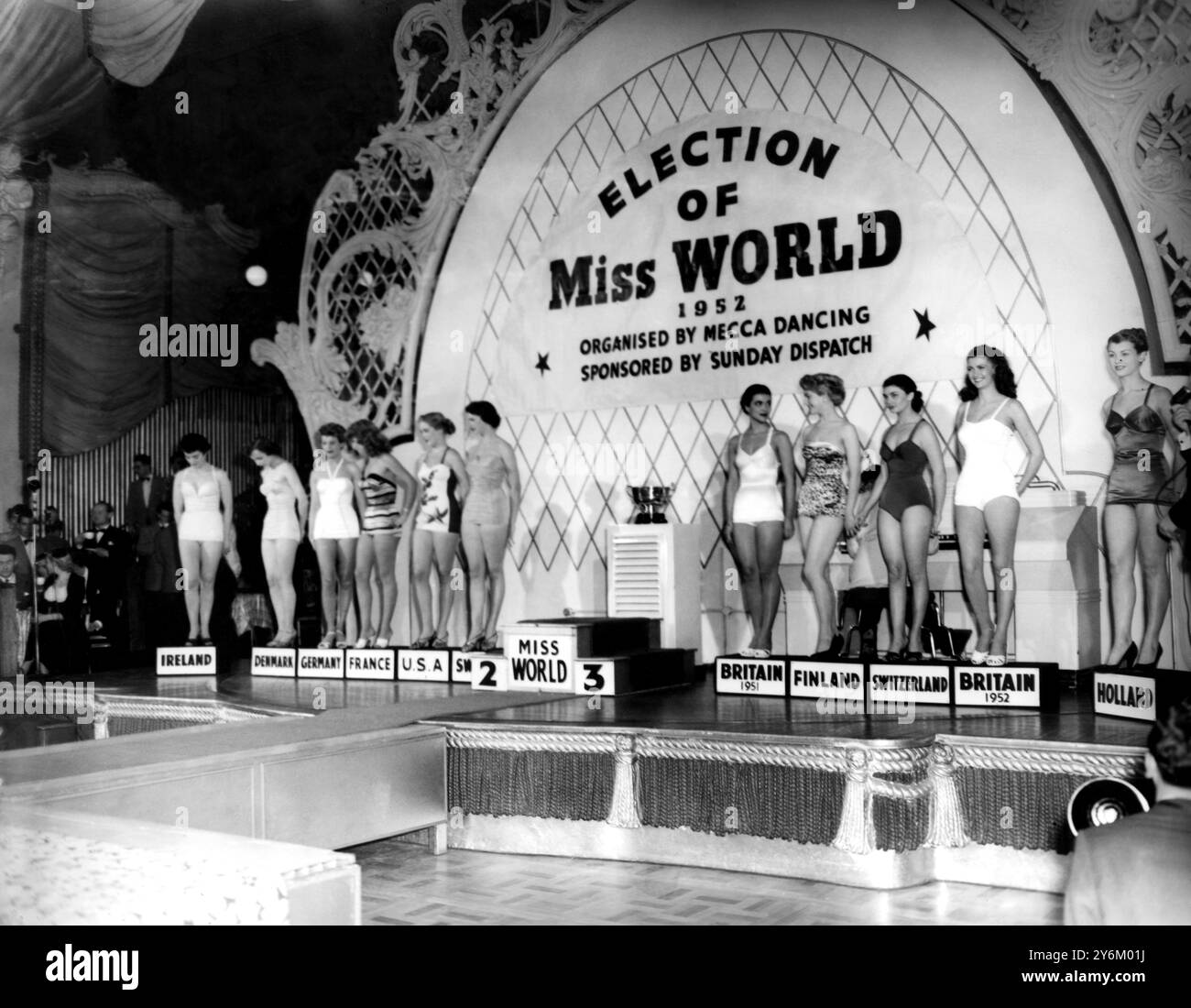Beauty contest 1950s hi-res stock photography and images - Alamy