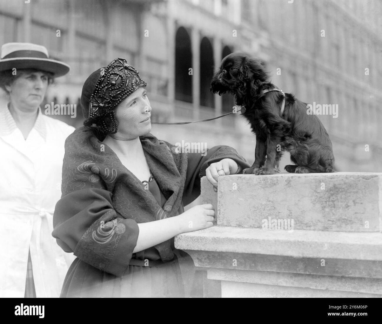 Kennel Club Show at Crystal Palace. Lady Fowler of Breamore with ...