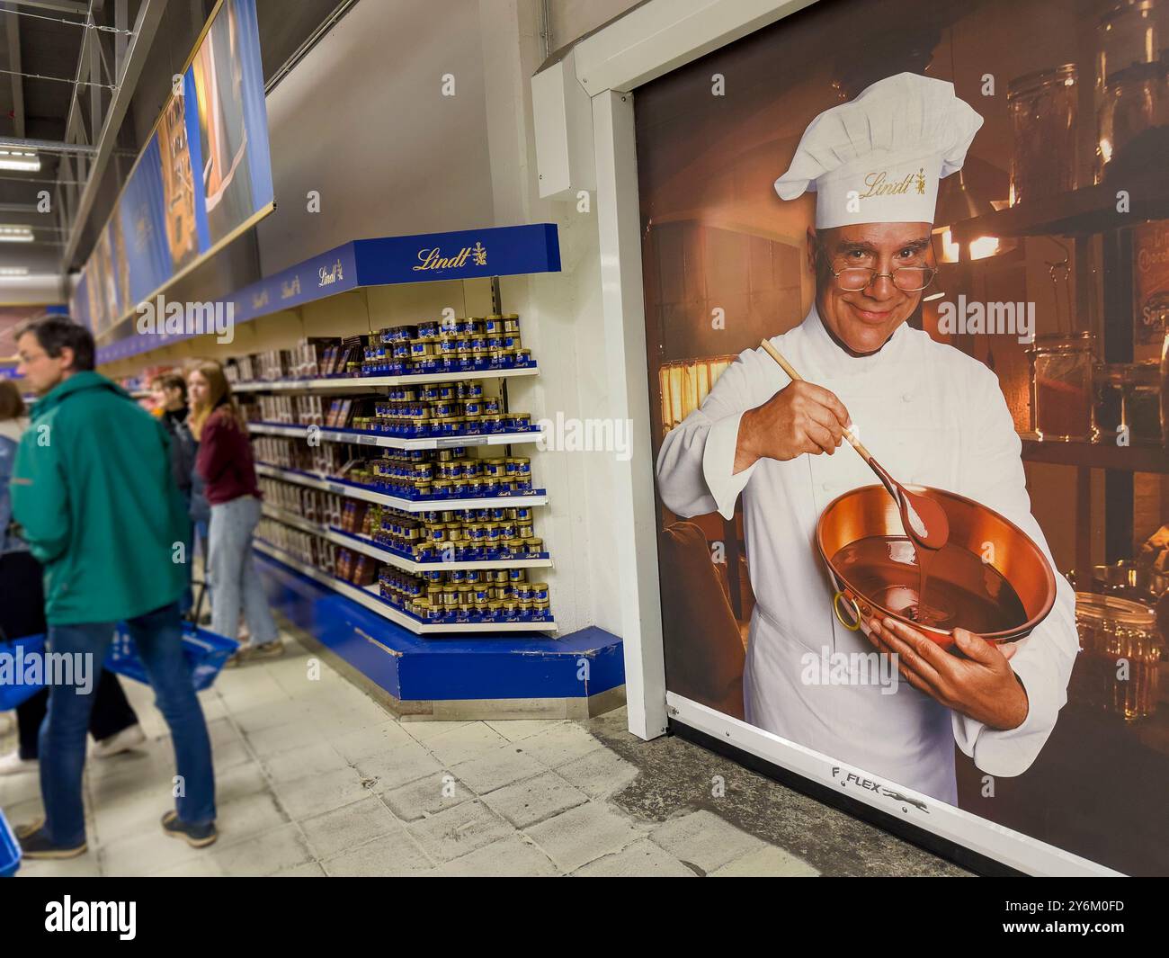 Lindt chocolate factory hi-res stock photography and images - Alamy