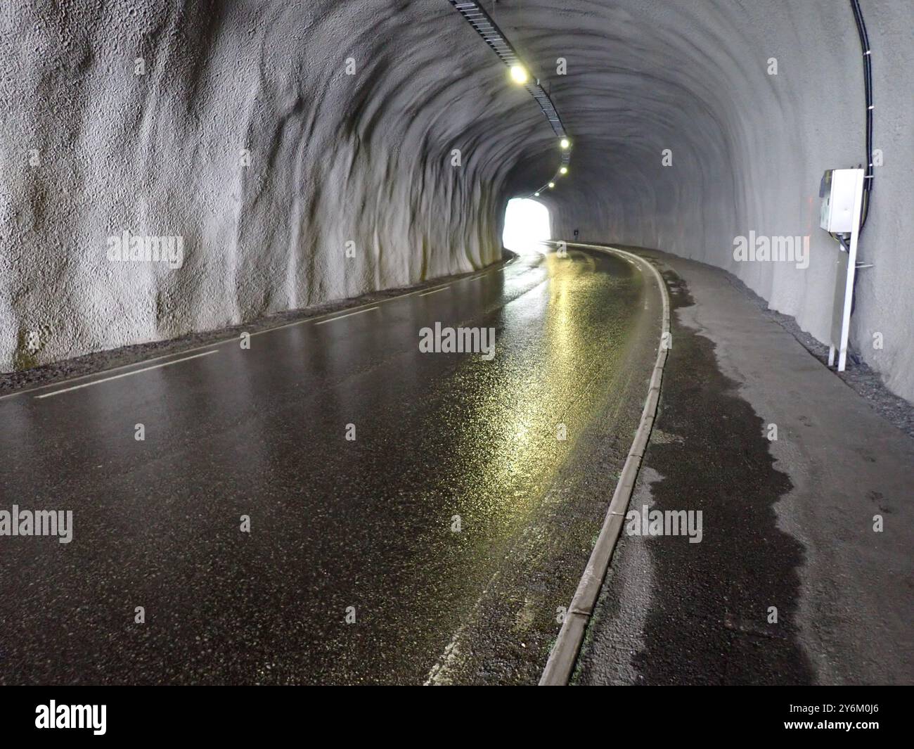 Transmission tunnel hi-res stock photography and images - Alamy