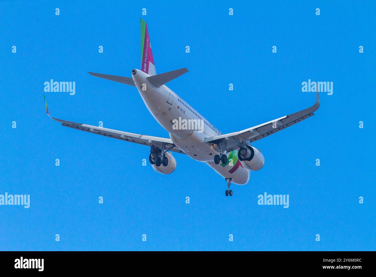 Aerial view blue sky behind hi-res stock photography and images - Alamy