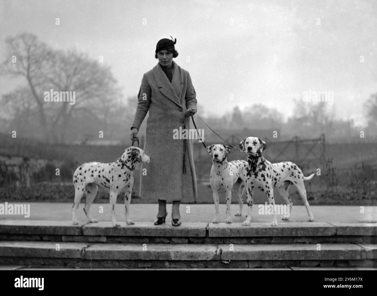 Tunbridge Wells Canine Society's Show. Mrs V. M. Eggo with her ...